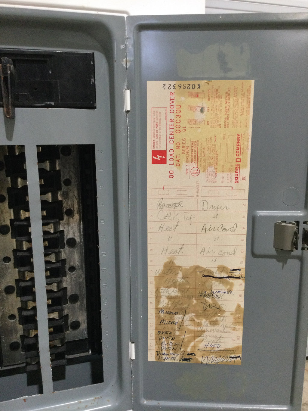 Square D QOC30U 200 Amp 30 Space QO Load Center 1 Phase 3 Wire 30" x 1