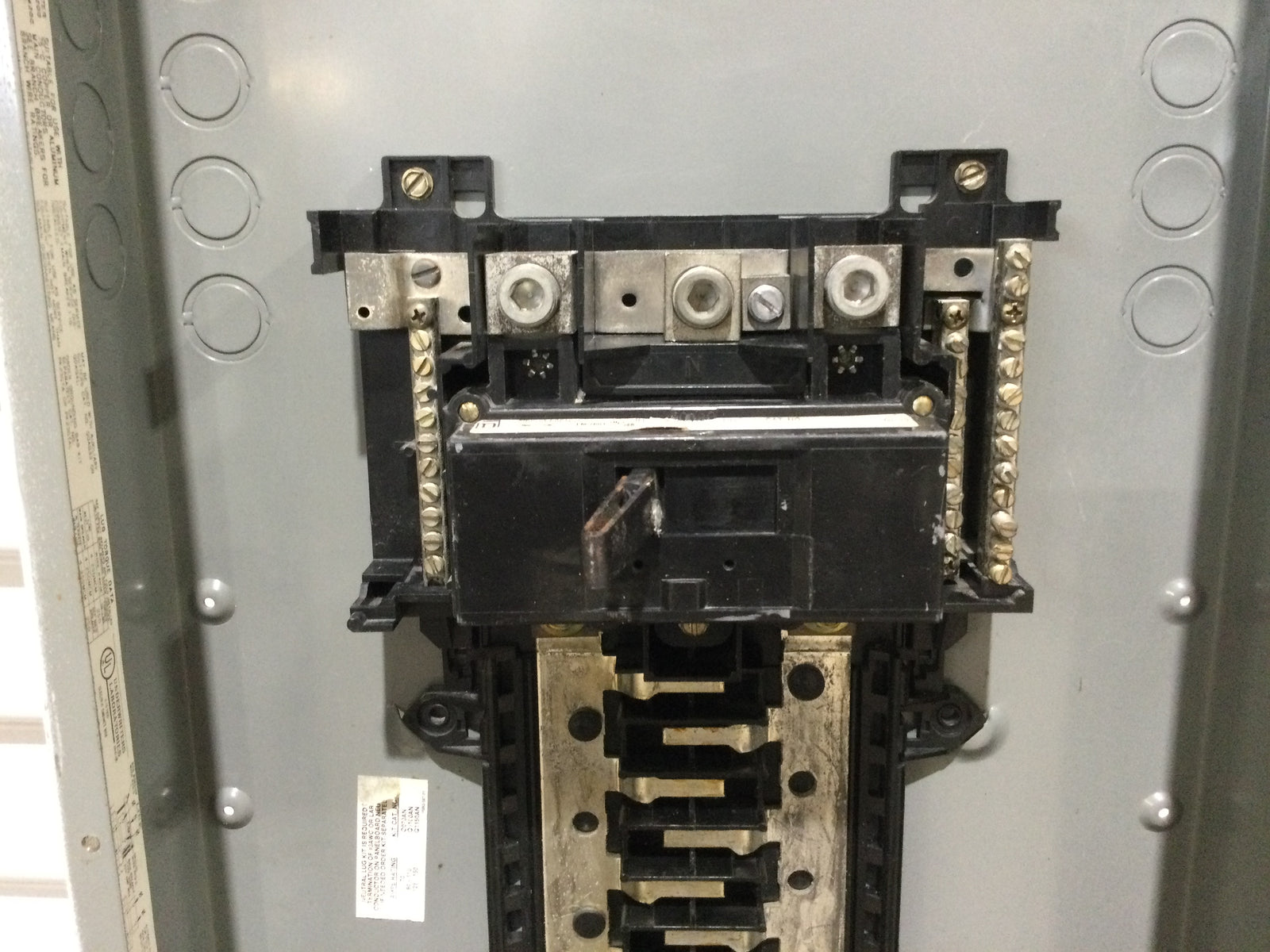 Square D QOC30U 200 Amp 30 Space QO Load Center 1 Phase 3 Wire 30" x 1