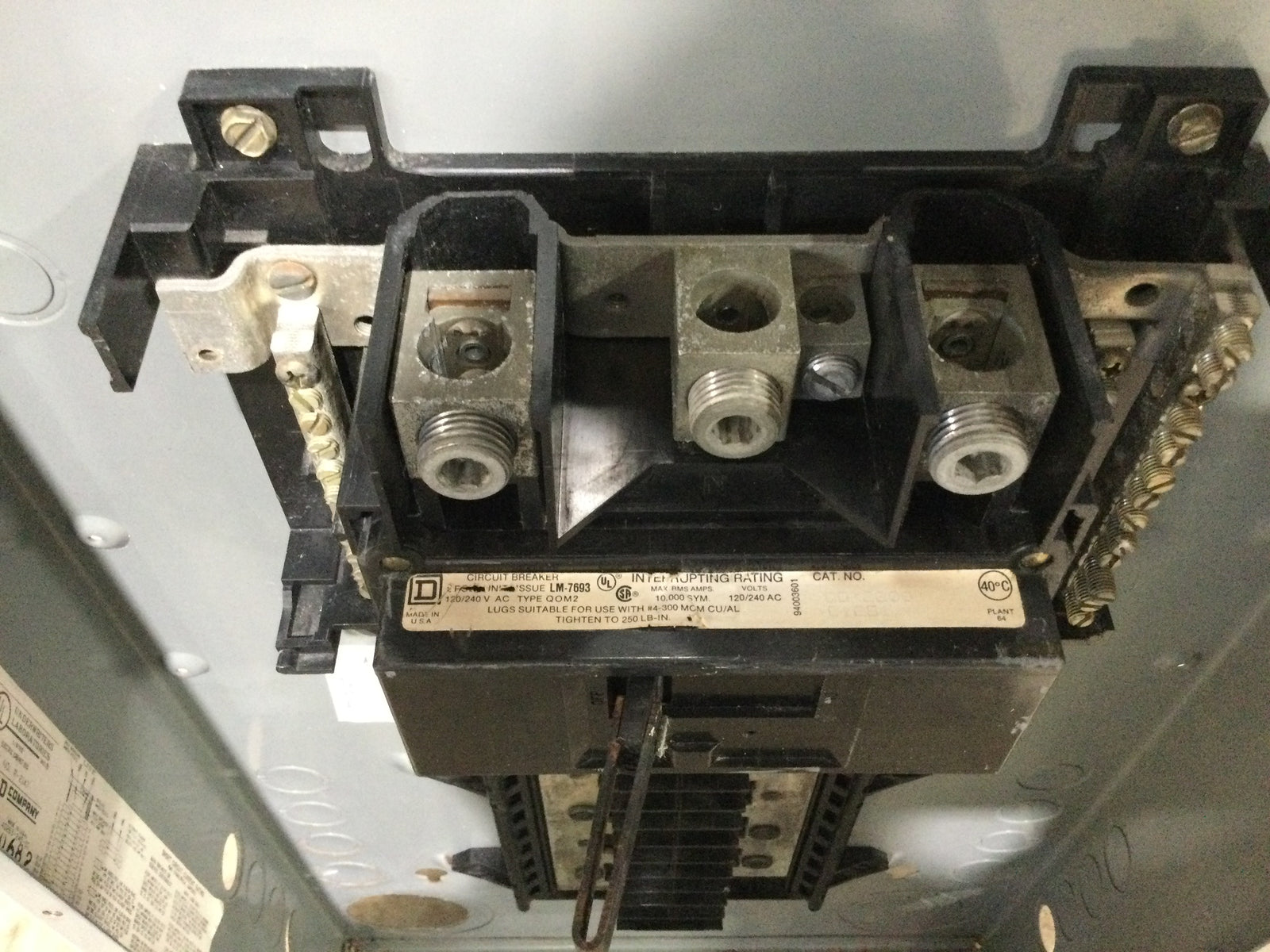 Square D QOC30U 200 Amp 30 Space QO Load Center 1 Phase 3 Wire 30" x 1