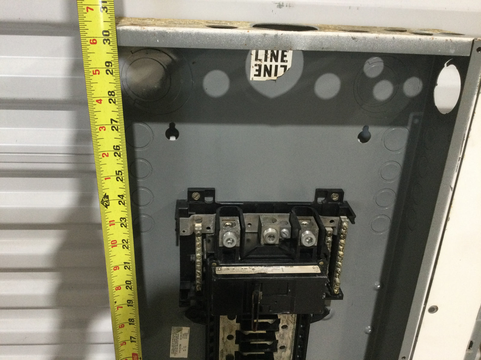 Square D QOC30U 200 Amp 30 Space QO Load Center 1 Phase 3 Wire 30" x 1