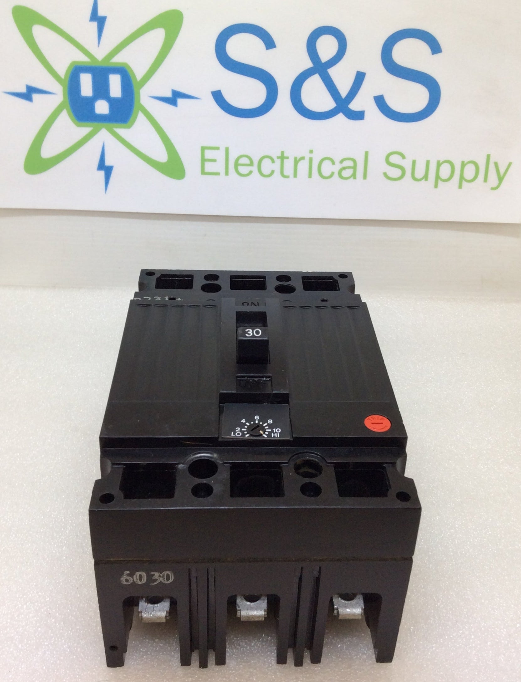 General Electric TEC36030 30 Amp 3 Pole 600V Type TEC Circuit Breaker