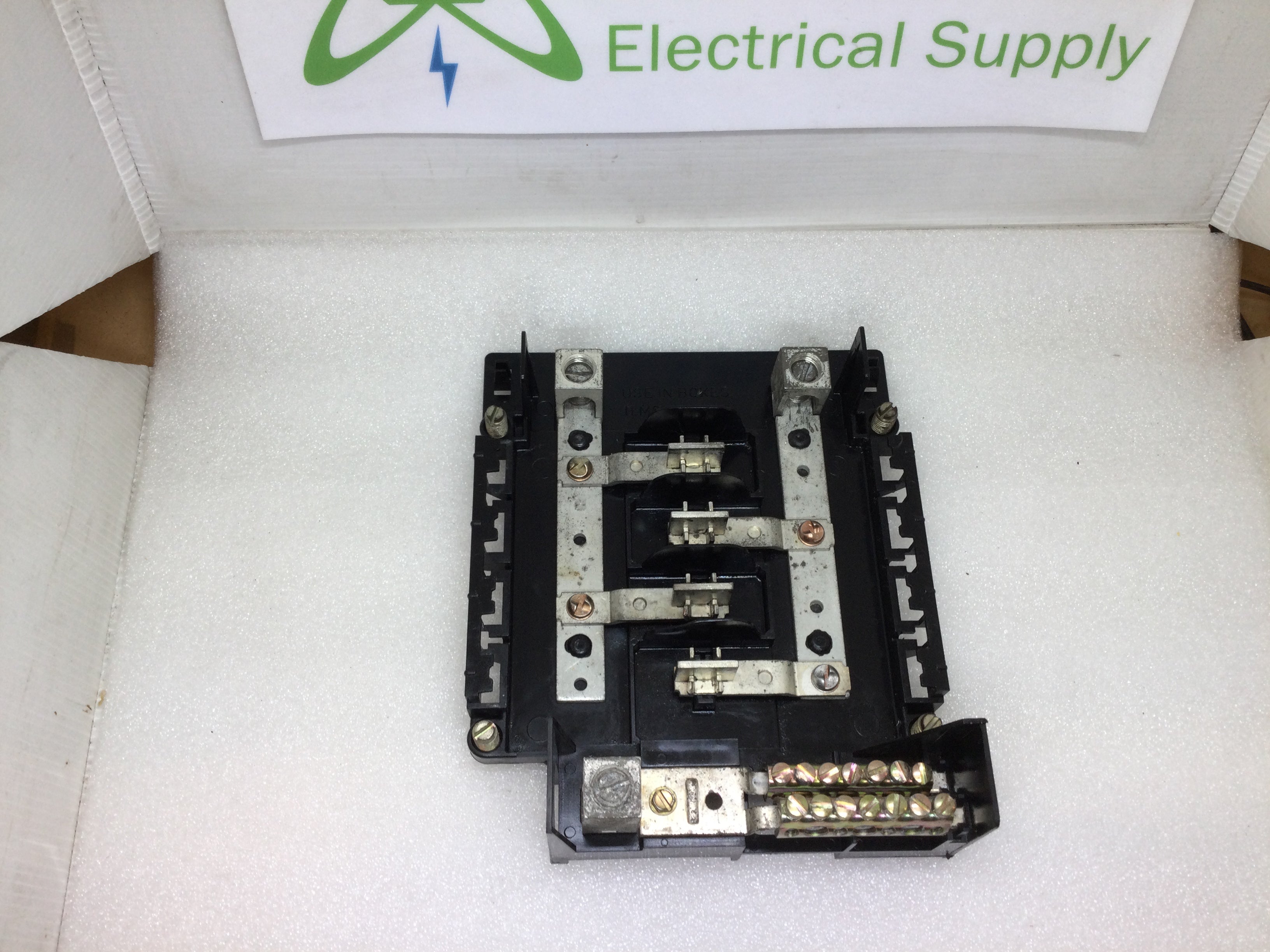 General Electric Type TLM Circuit Breaker Interior MLO 100A 8 Circuit