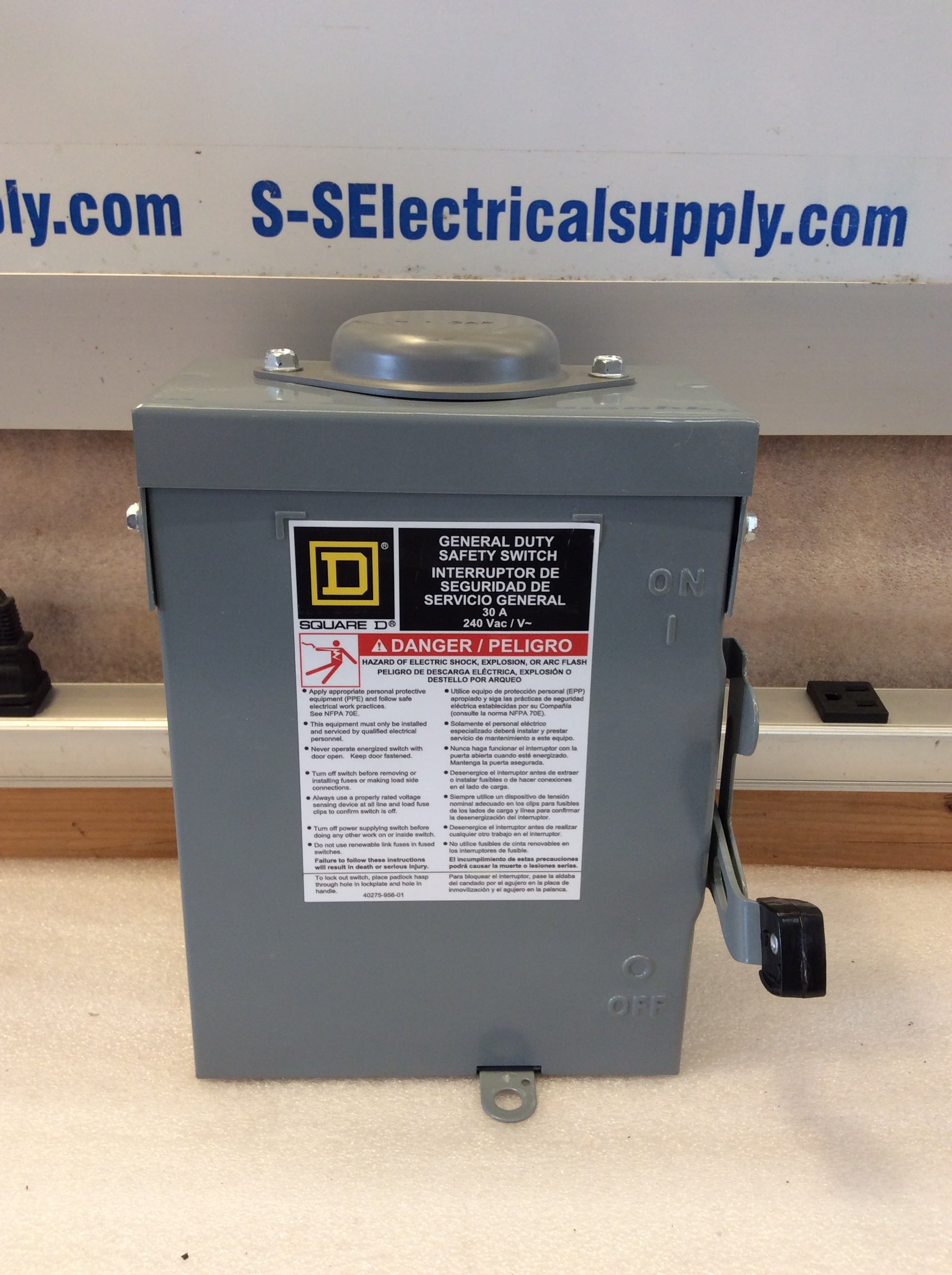 Square D DU221RB Single Phase 30A 240VAC Series E2 Nema3R Non-Fused Ge