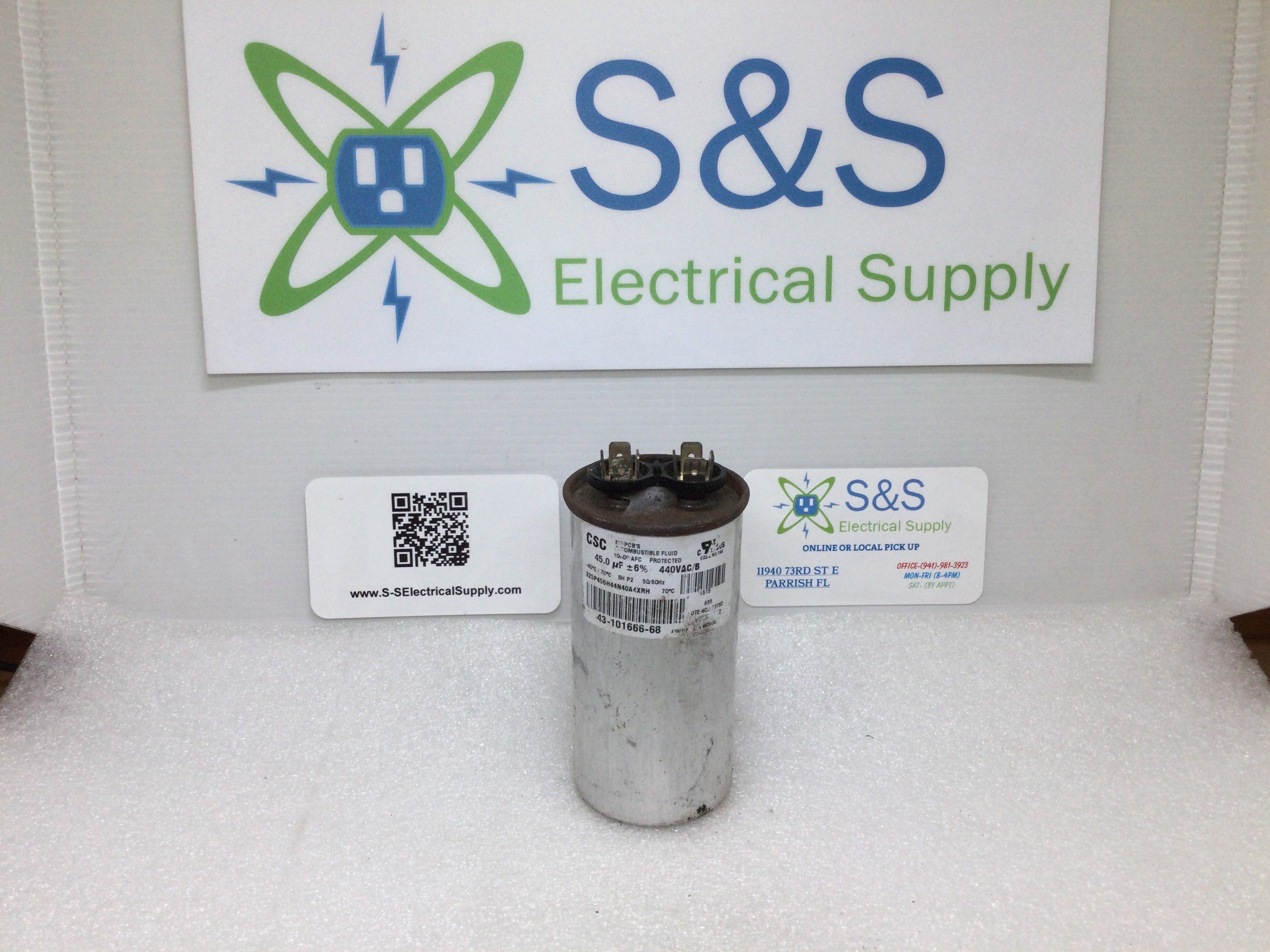 Csc Capacitor 45.0+6% 440vac 50/60hz 325p456h44n40a4xrh No.79792