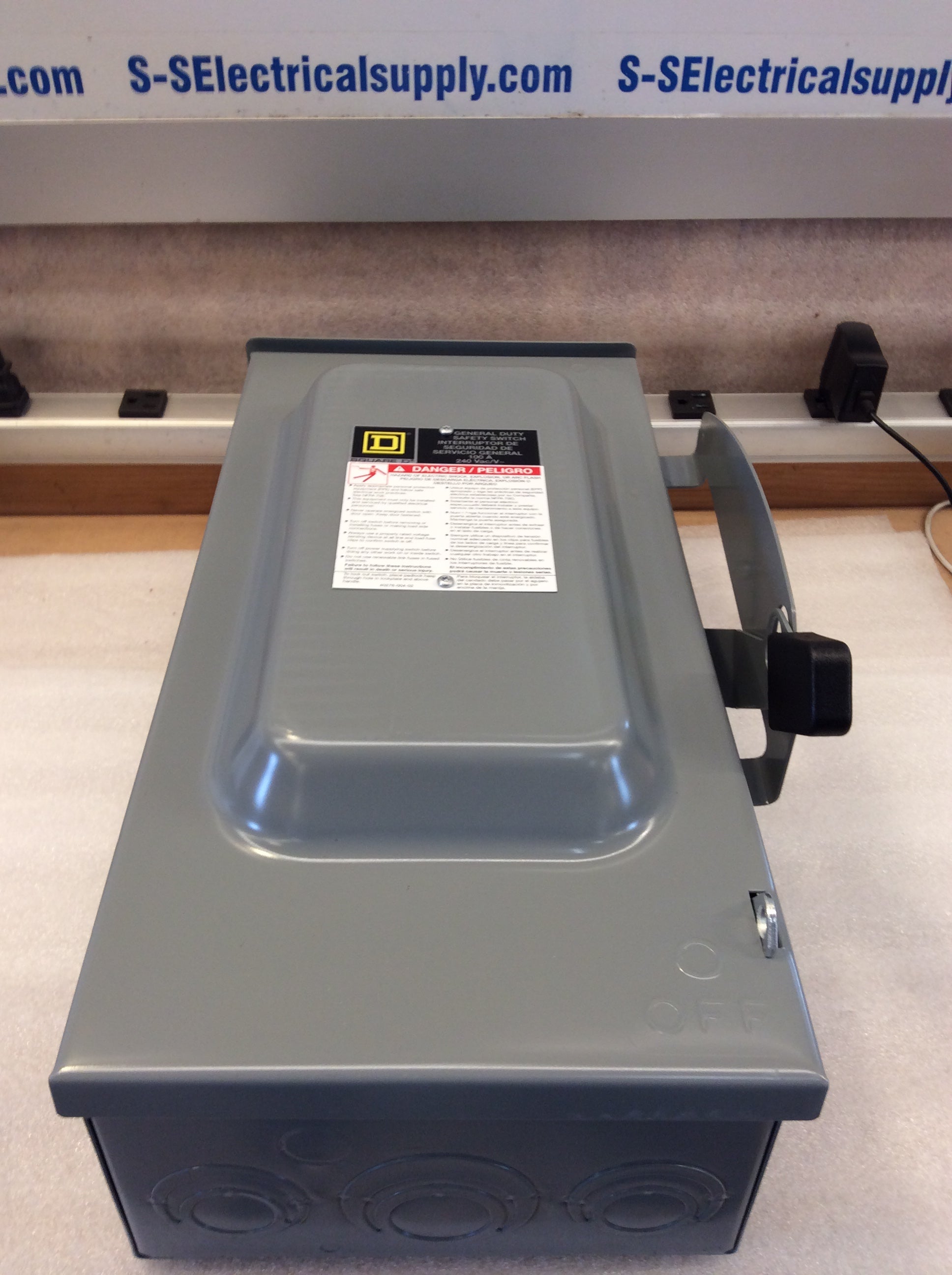 Square D D223NRB Single Phase 100A 240VAC Nema3R Fusible Safety Switch