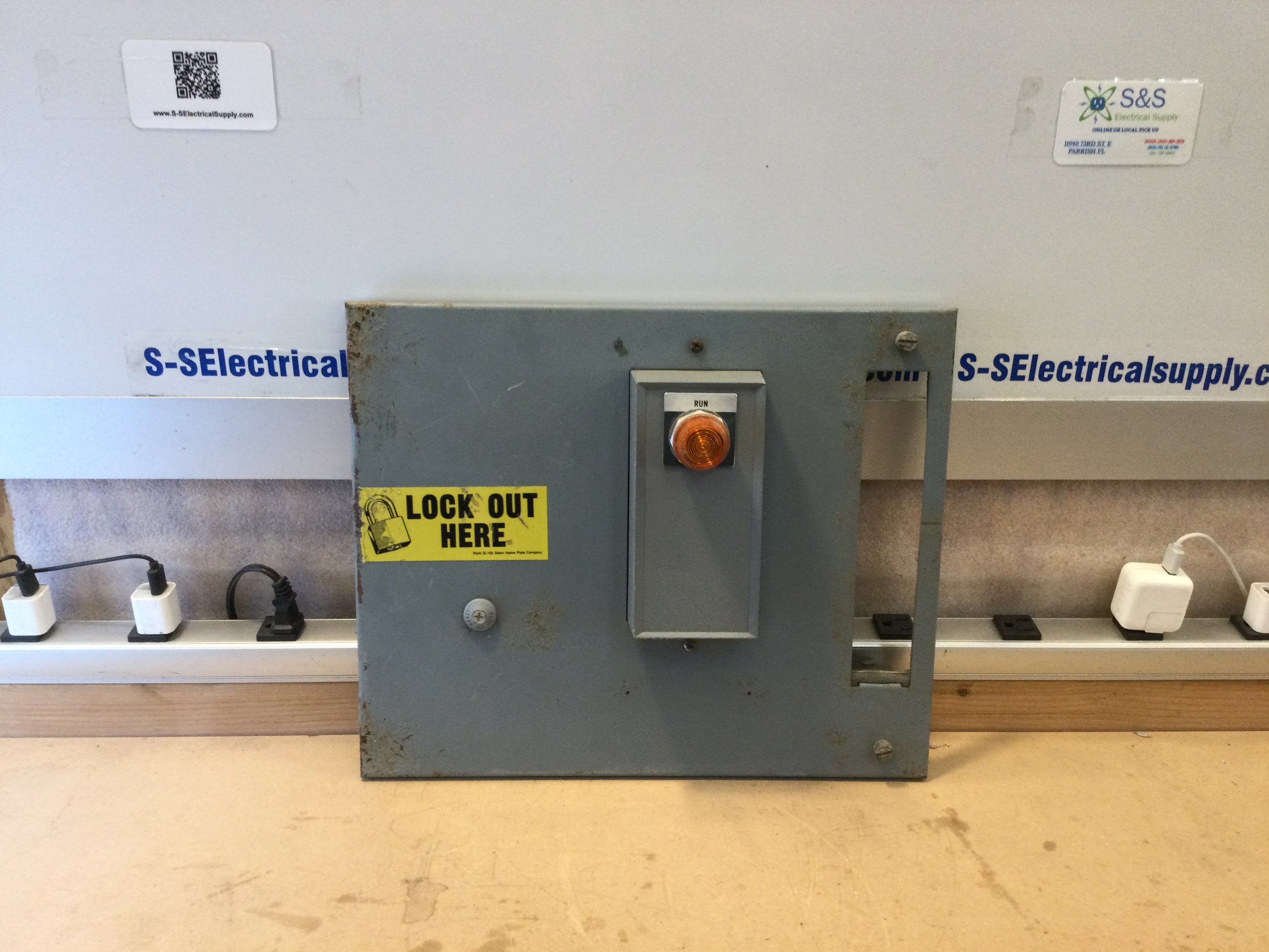 Westinghouse Bucket Cover 16 5/8" x 12 5/8"