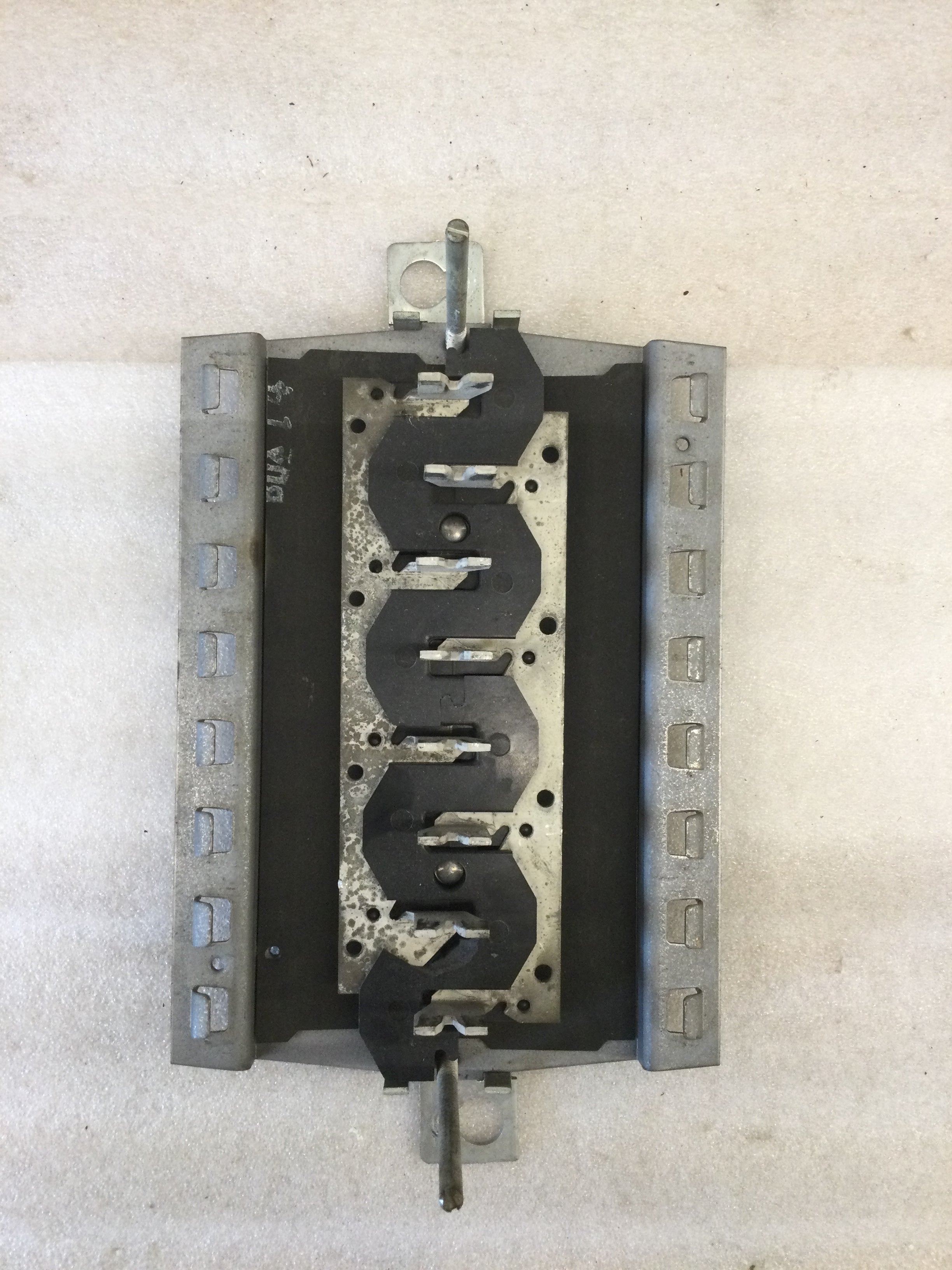 ITE 8 Space 16 Circuit 120V Circuit Breaker Interior For Box #14 6 1/8