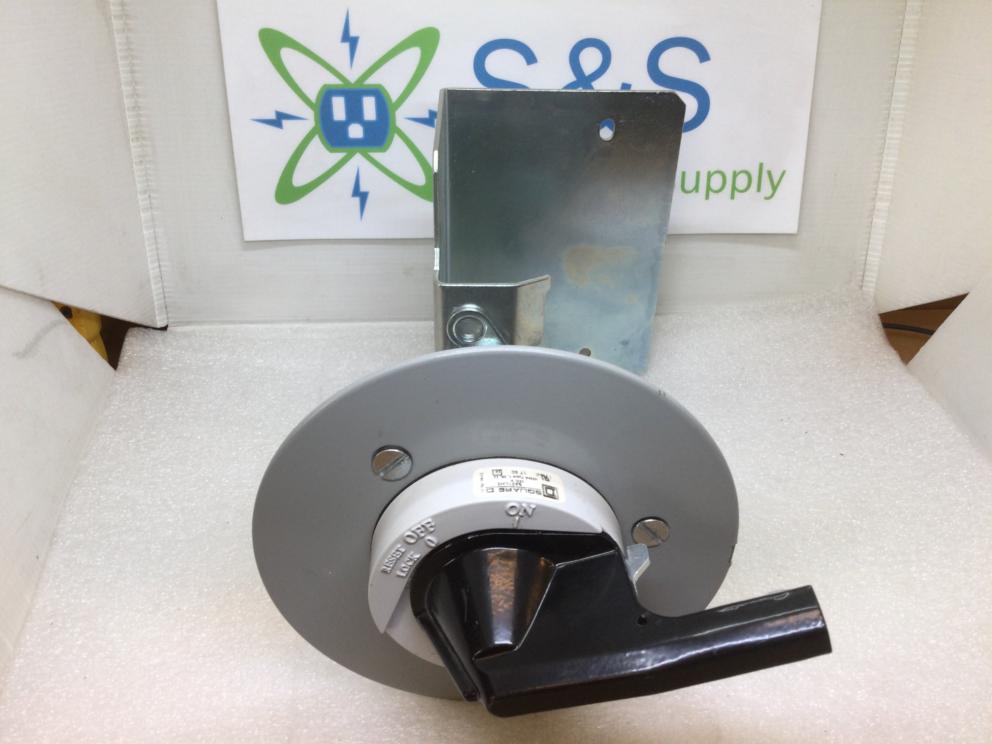 Square D 9421LJ Circuit Breaker Operating Mechanism With 9421LH3 Circu