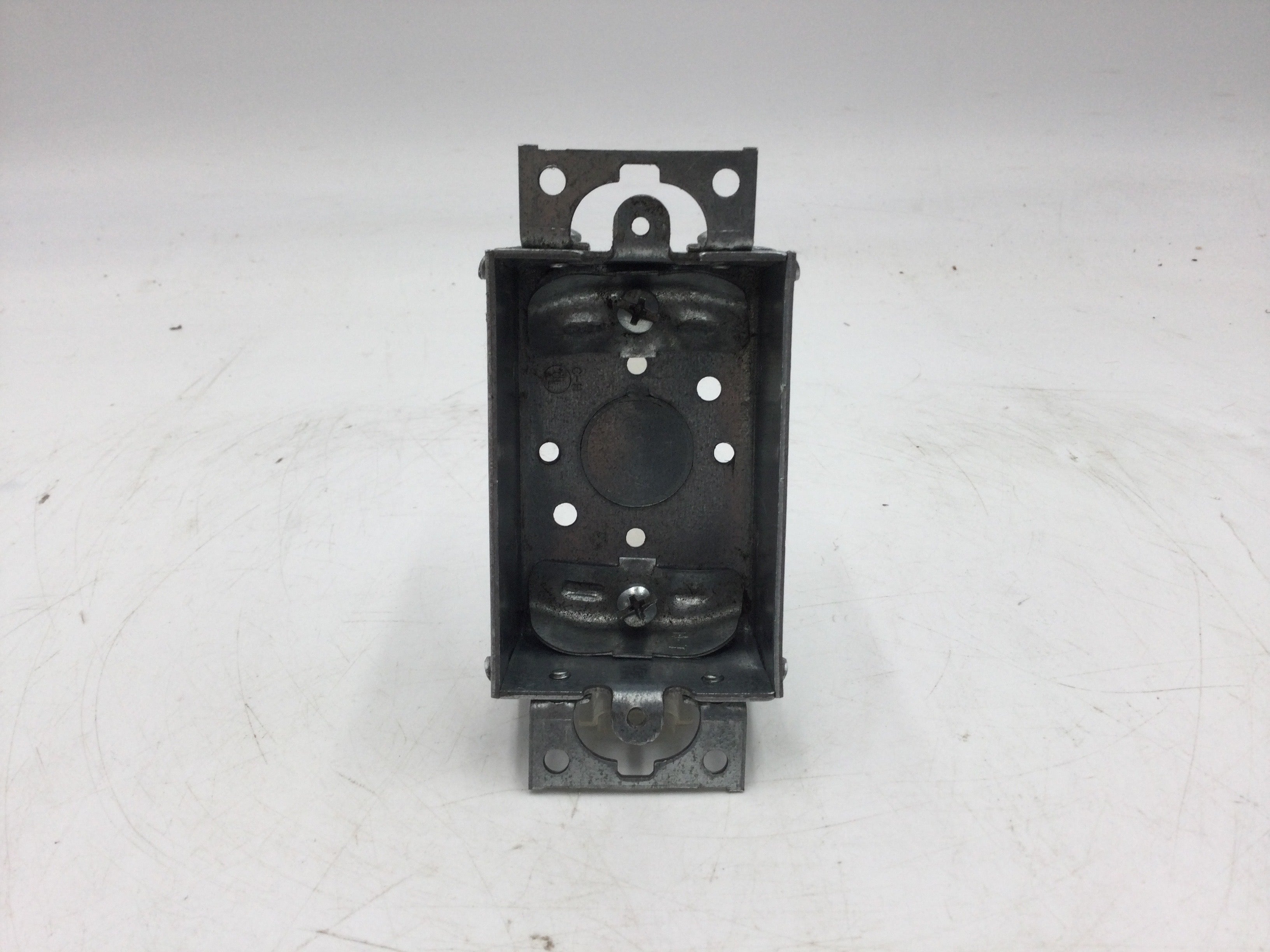 Eaton/Crouse-Hinds Series TP100/665000 1-1/2" Deep Switch-Box