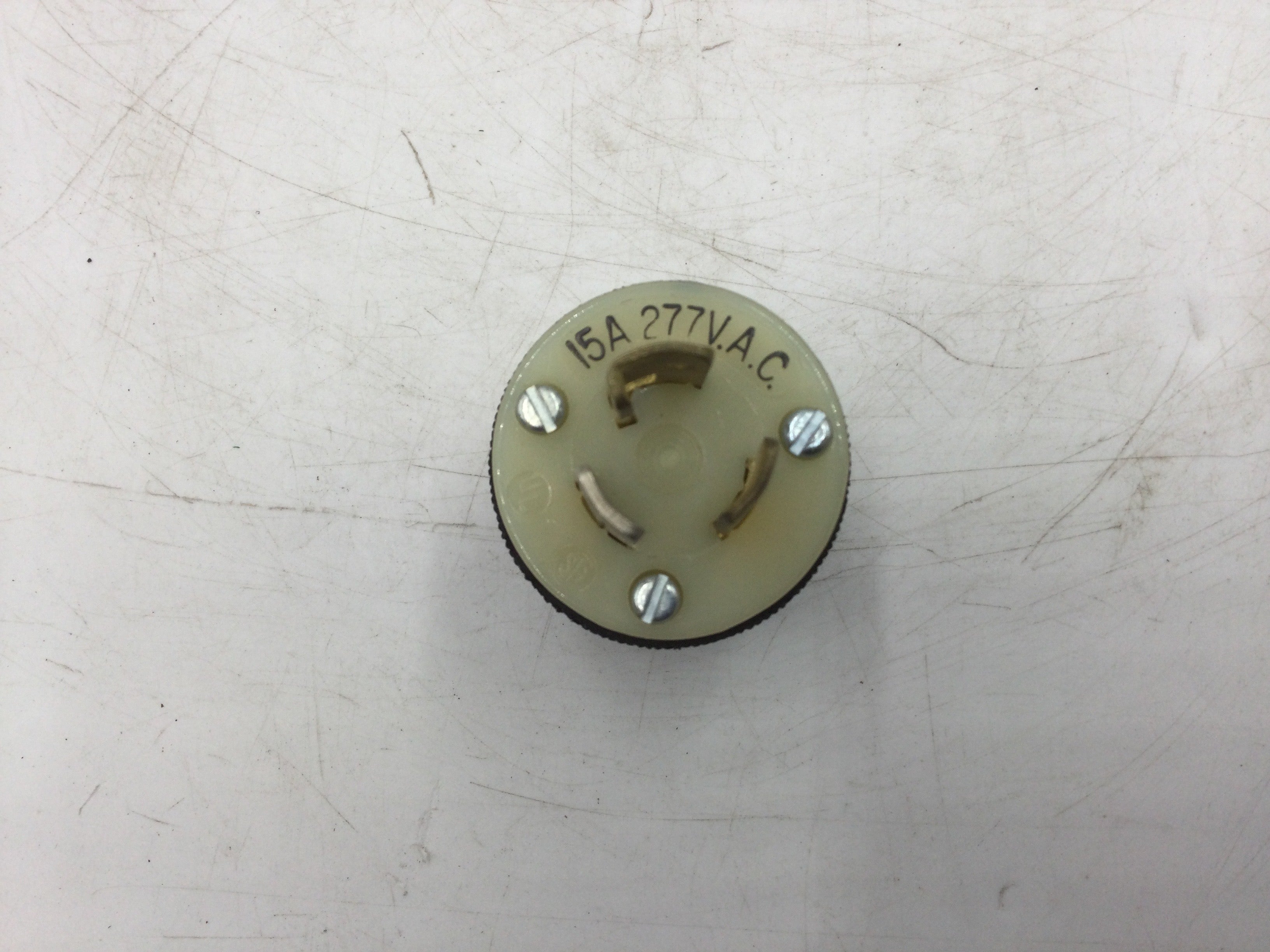 Hubbell HBL4770-C 15Amp 277V Twist Lock 2-Pole 3-Wire