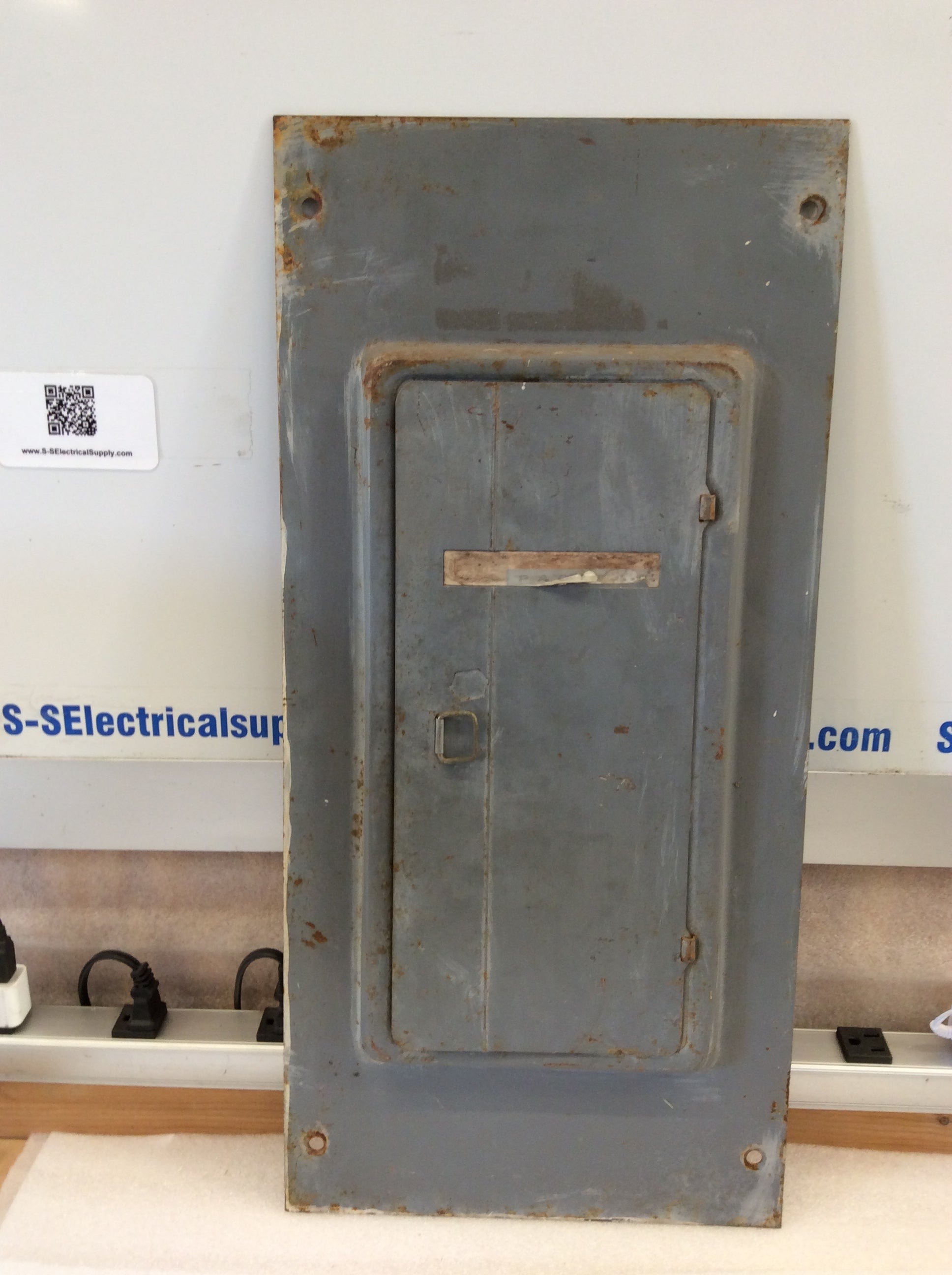 FPE LX116-24 125 Amp 120/240v 1 Phase 3 Wire 24 Space Panel Board Fron