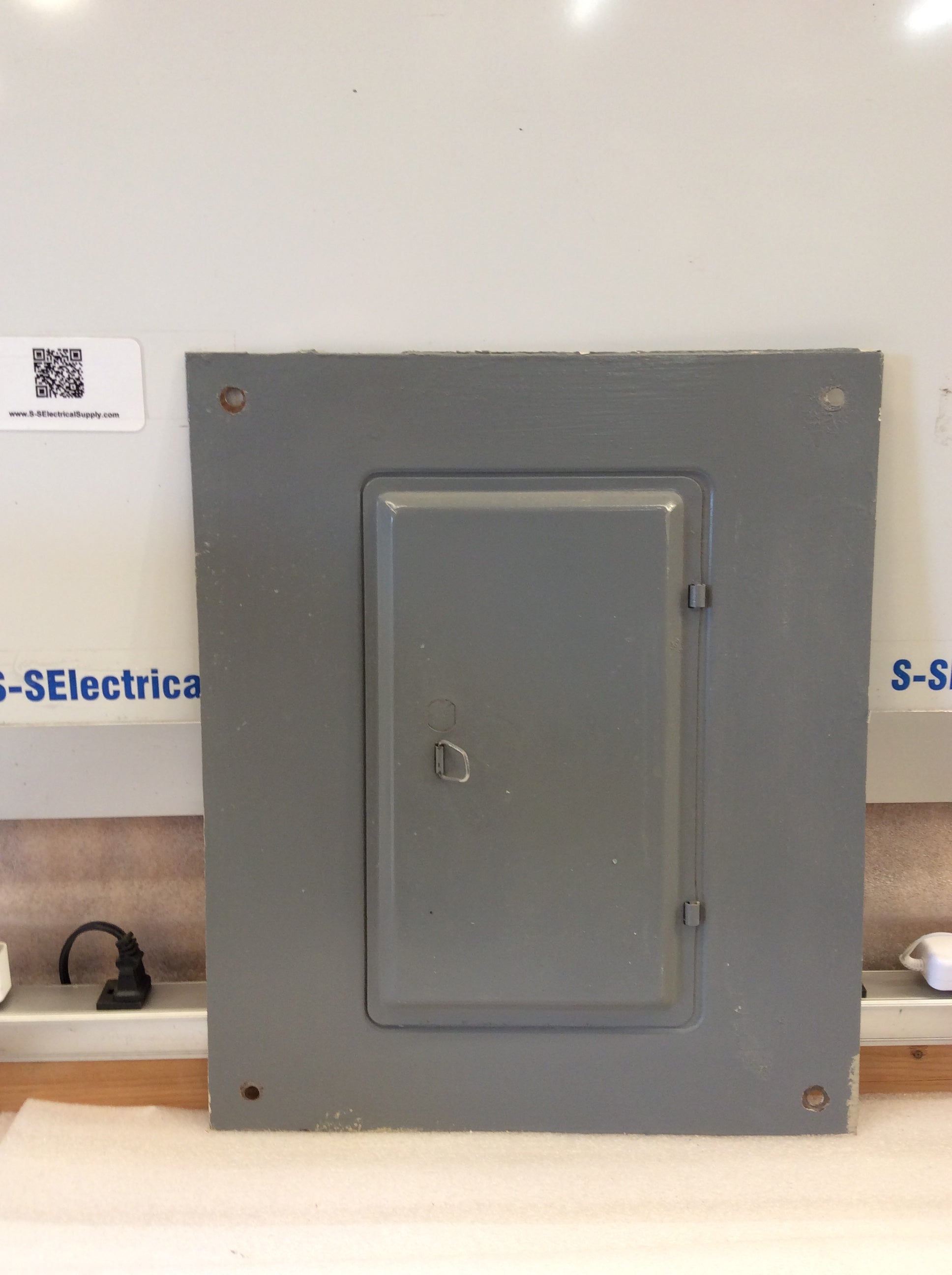 Square D QOC20W Load Center 100 Amp 120/240v 20 Space Cover Only