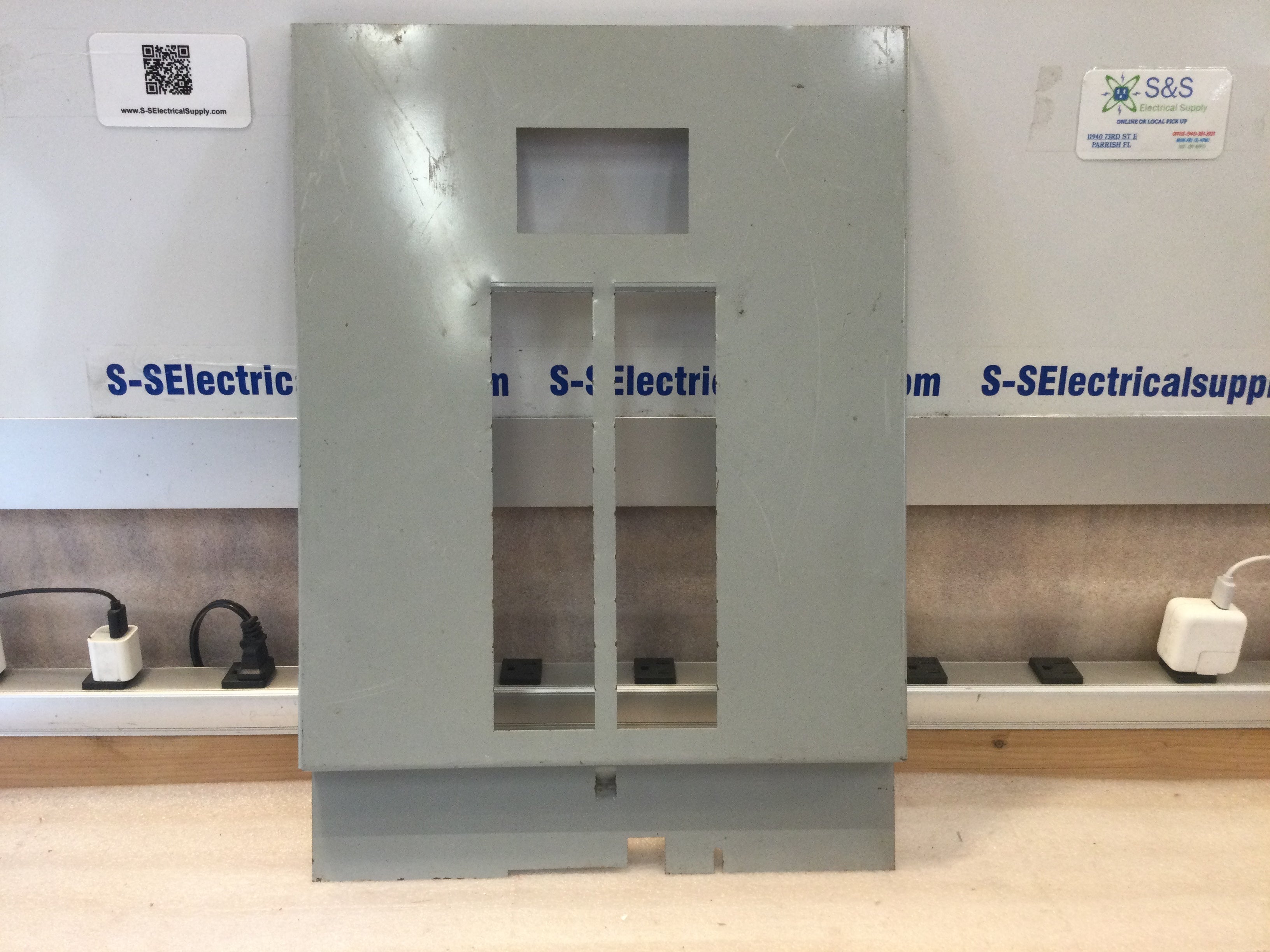 Ite, Siemens 100/200a 120/240v 10/20 Spaces Dead Front Cover Only 19"