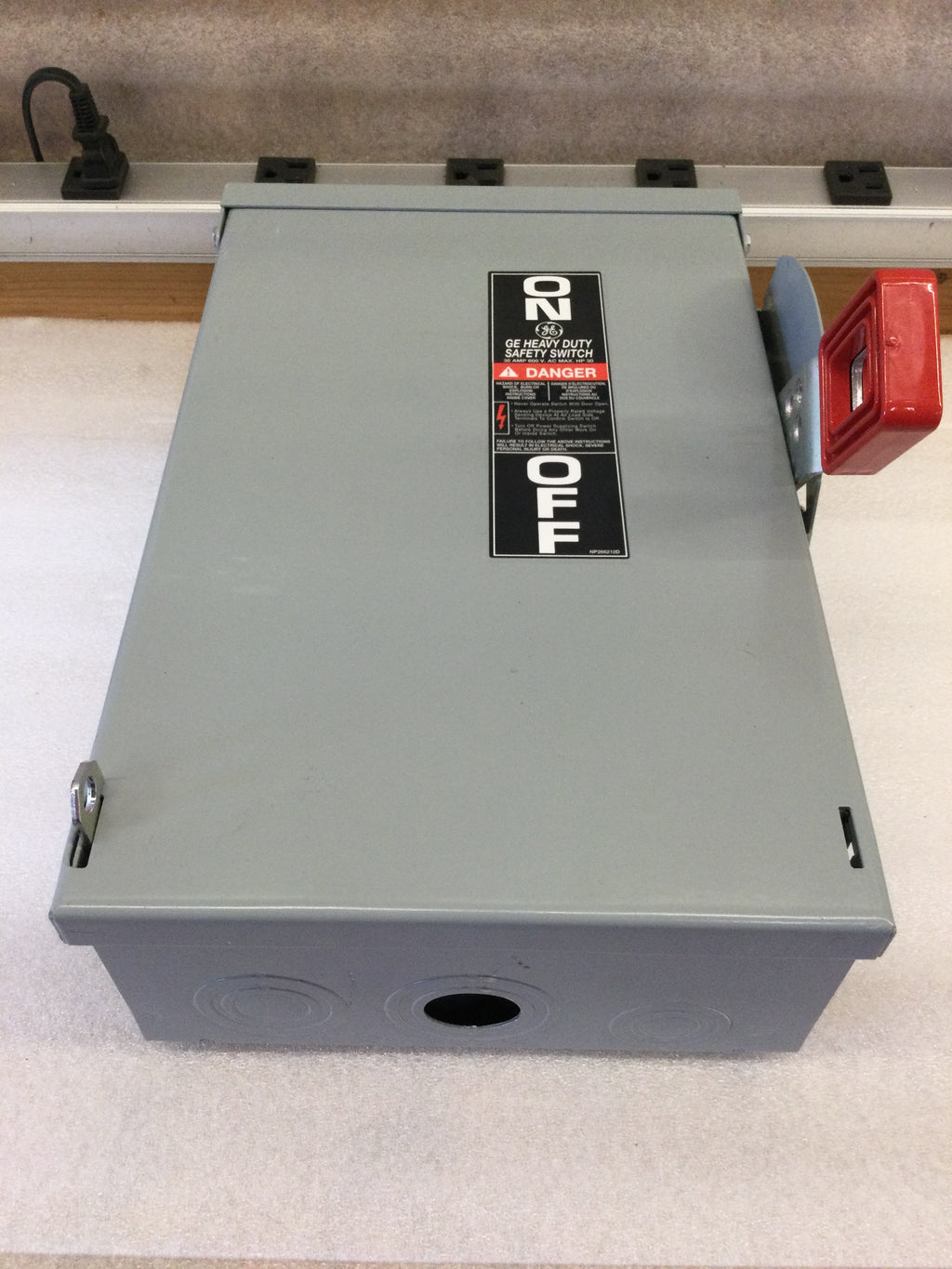 GE/General Electric THN3361R: Model 10, 30A, 600VAC, 3Ph, Safety Switc