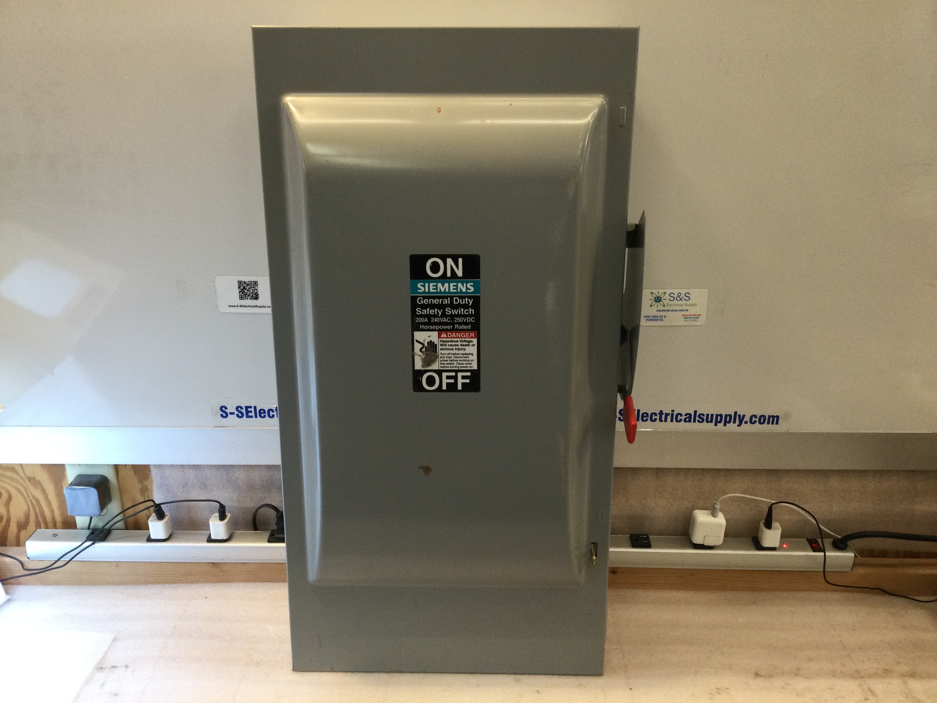 Siemens Gf224n General Duty Safety Switch 200a, 2p, 240v Gf224n