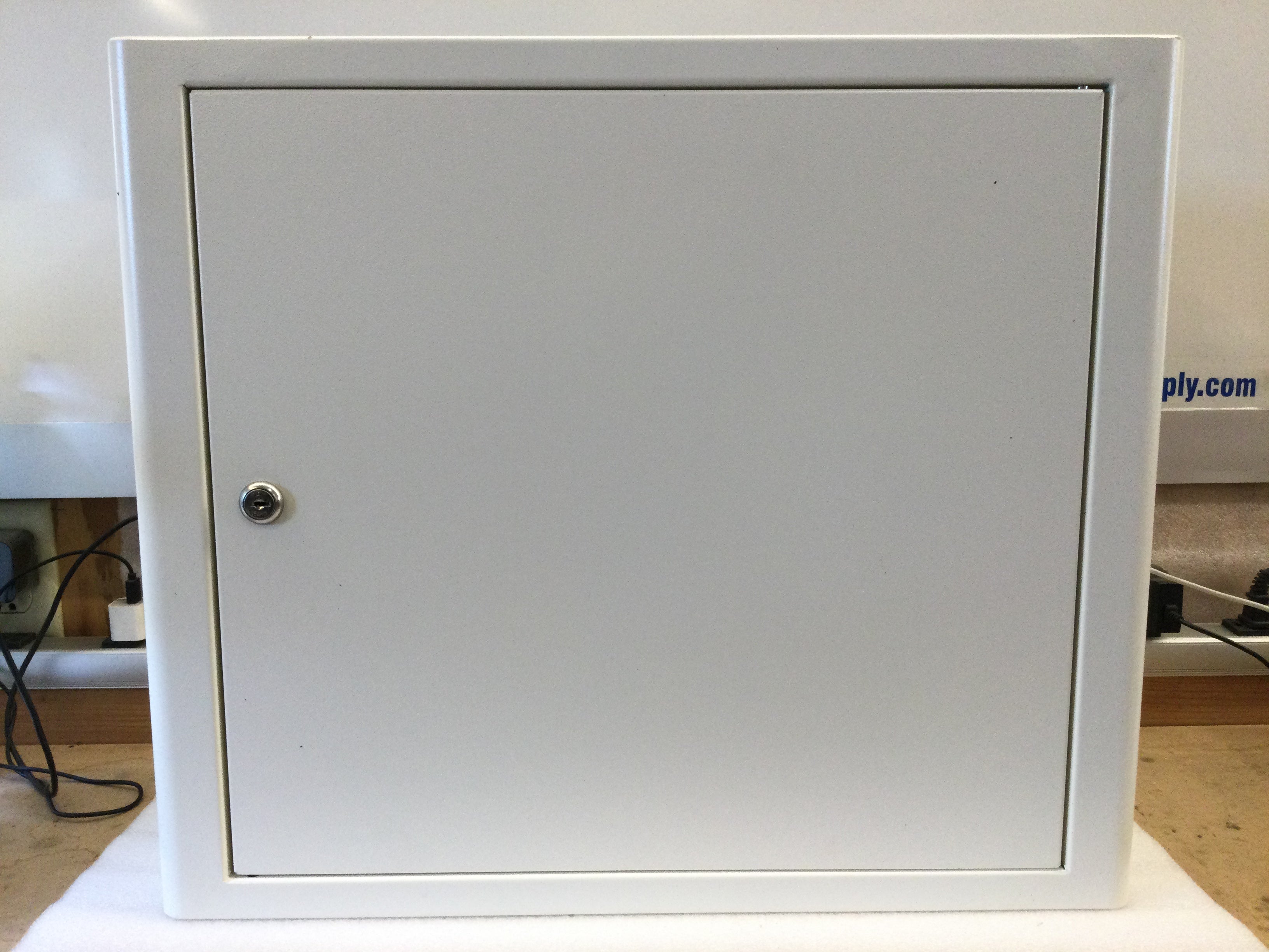 Low Voltage Access Panel 18" x 21" x 6" Nema1 Wall Mount Vented Hinged