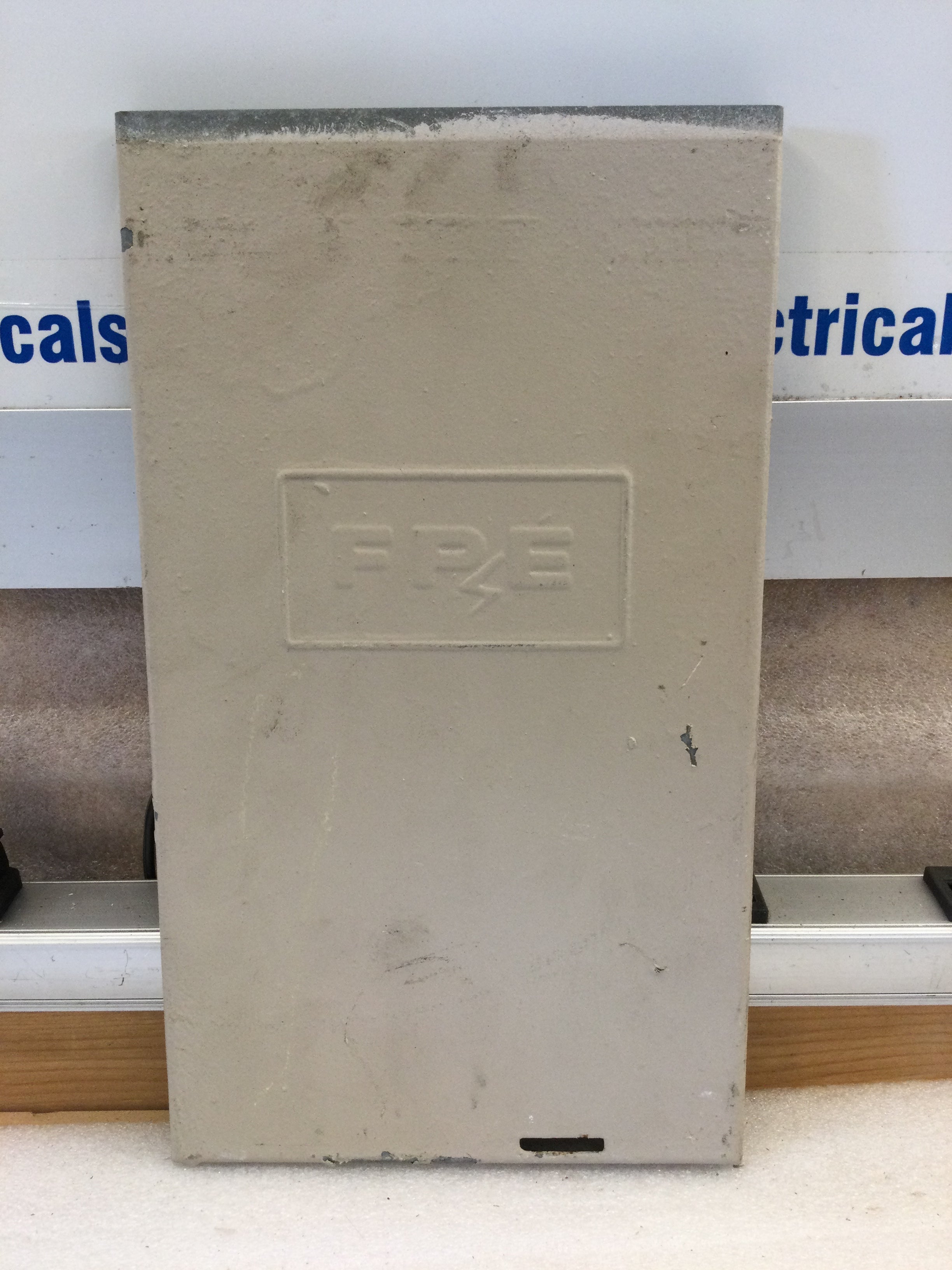 FPE Federal Pacific Nema 3R 104-12 100 Amp 120/240v 1 Phase 3 Wire Enc