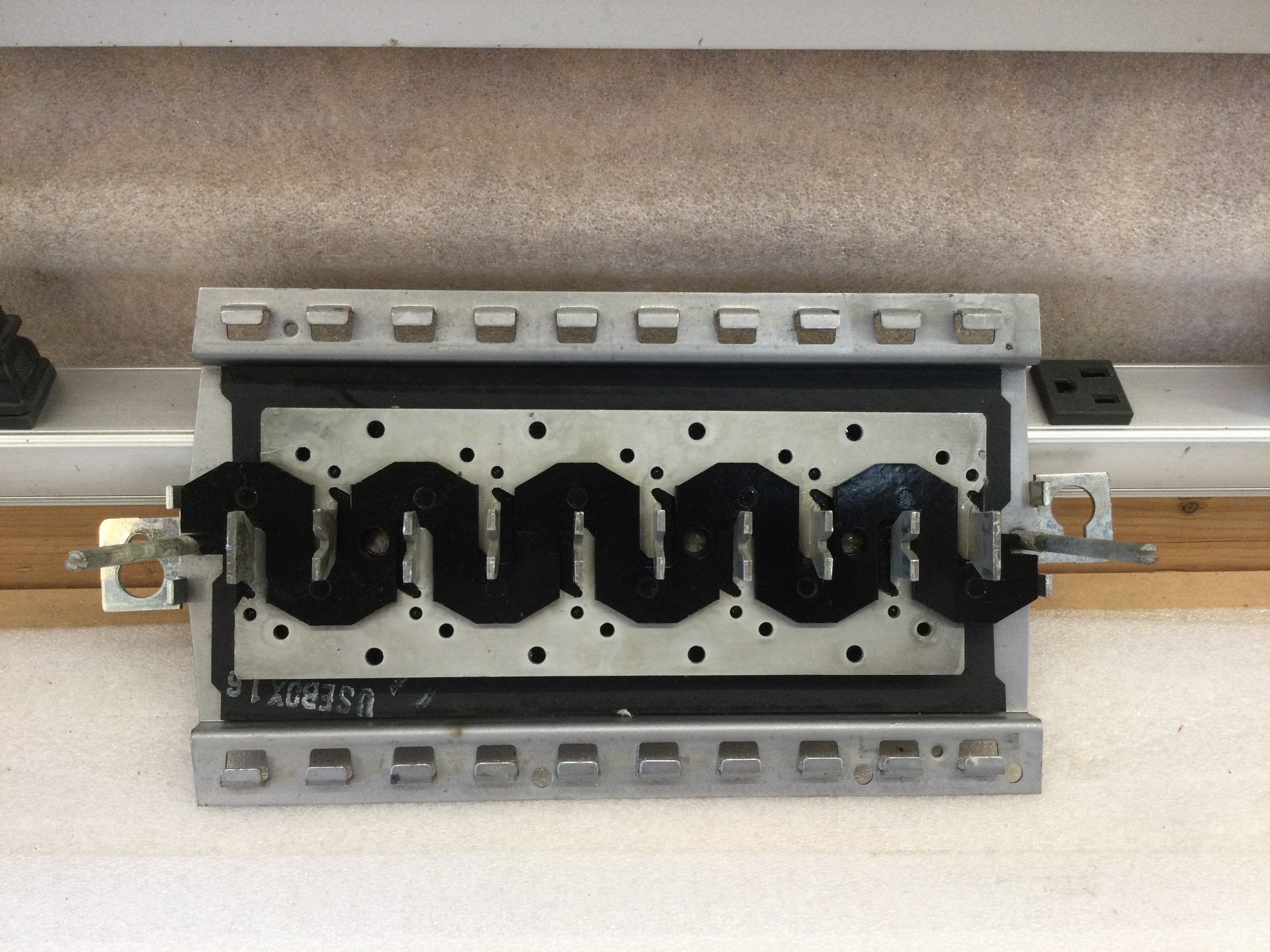 ITE 10 Space Single Phase 100A 120/240VAC Breaker Panel Guts Only