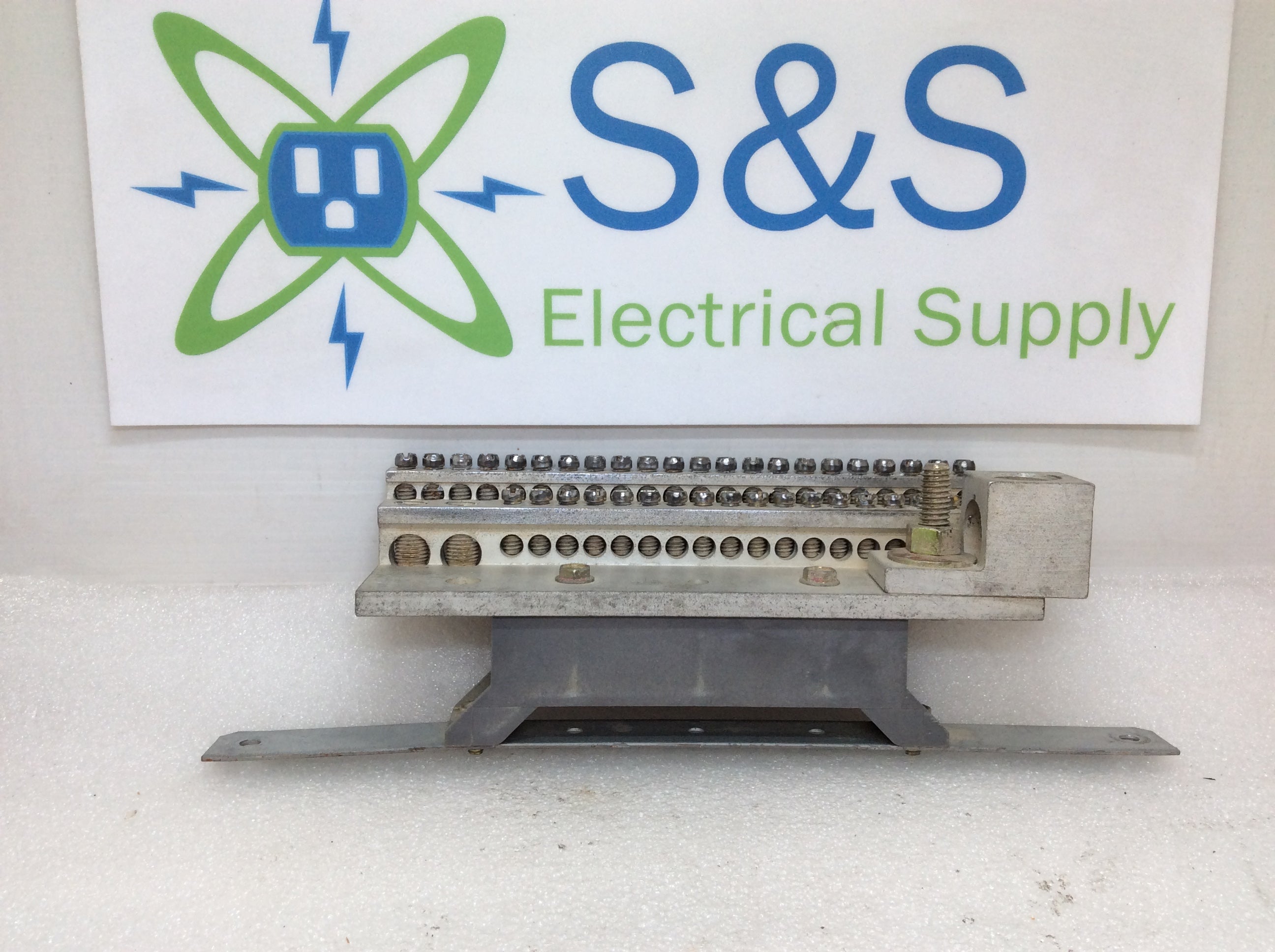 GE General Electric 42 Position Neutral/Ground Bar Kit with Mounting H