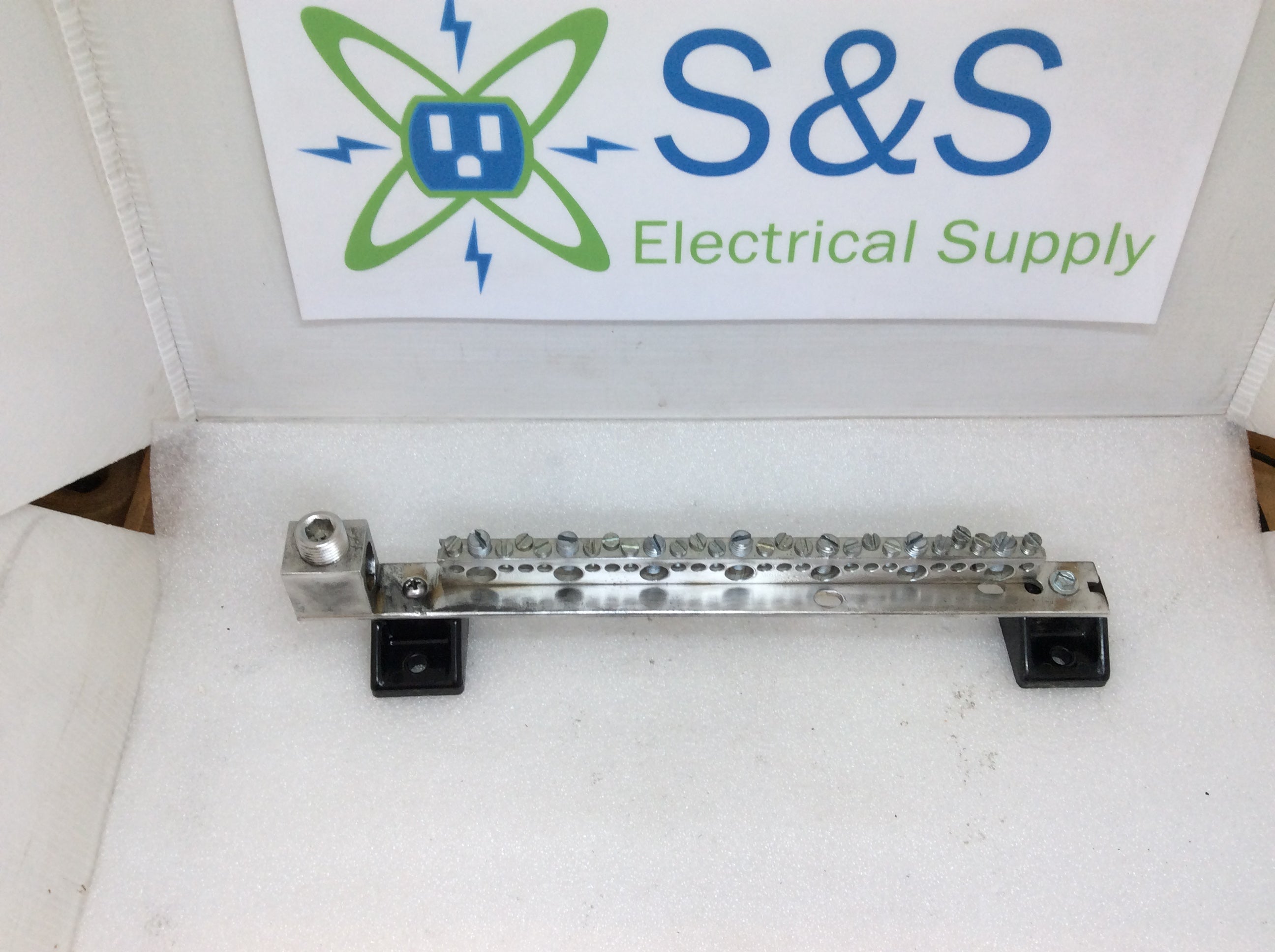 GTE/Sylvania Zinsco 27 Position Neutral/Ground Bar