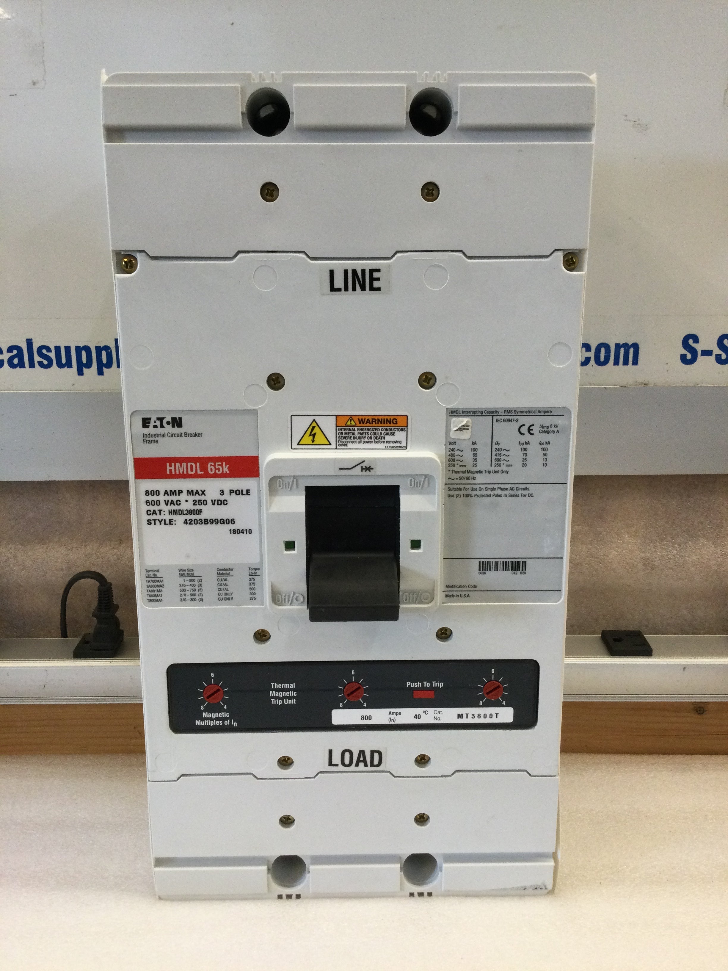 Eaton/Cutler-Hammer HMDL3800F 3 Pole 800A Type HMDL Circuit Breaker Wi