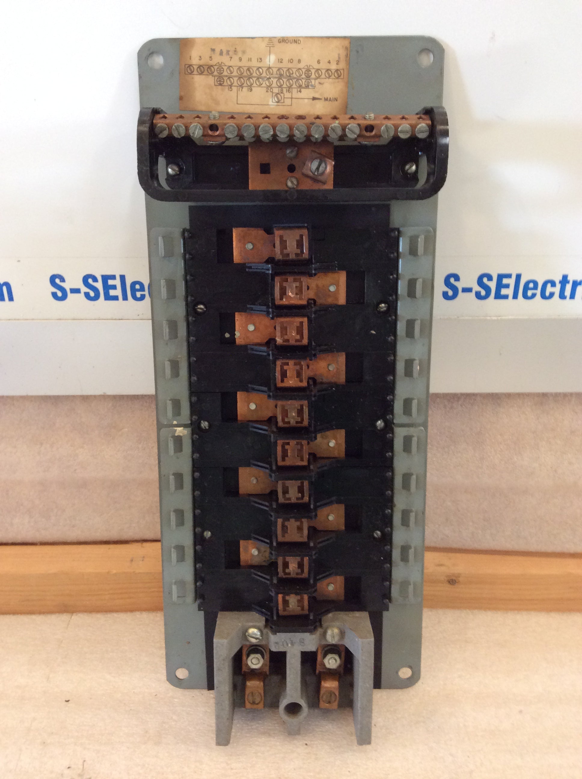 Federal Pacific Stab-Lok 150A 120/240VAC 10 Space MLO Circuit Breaker