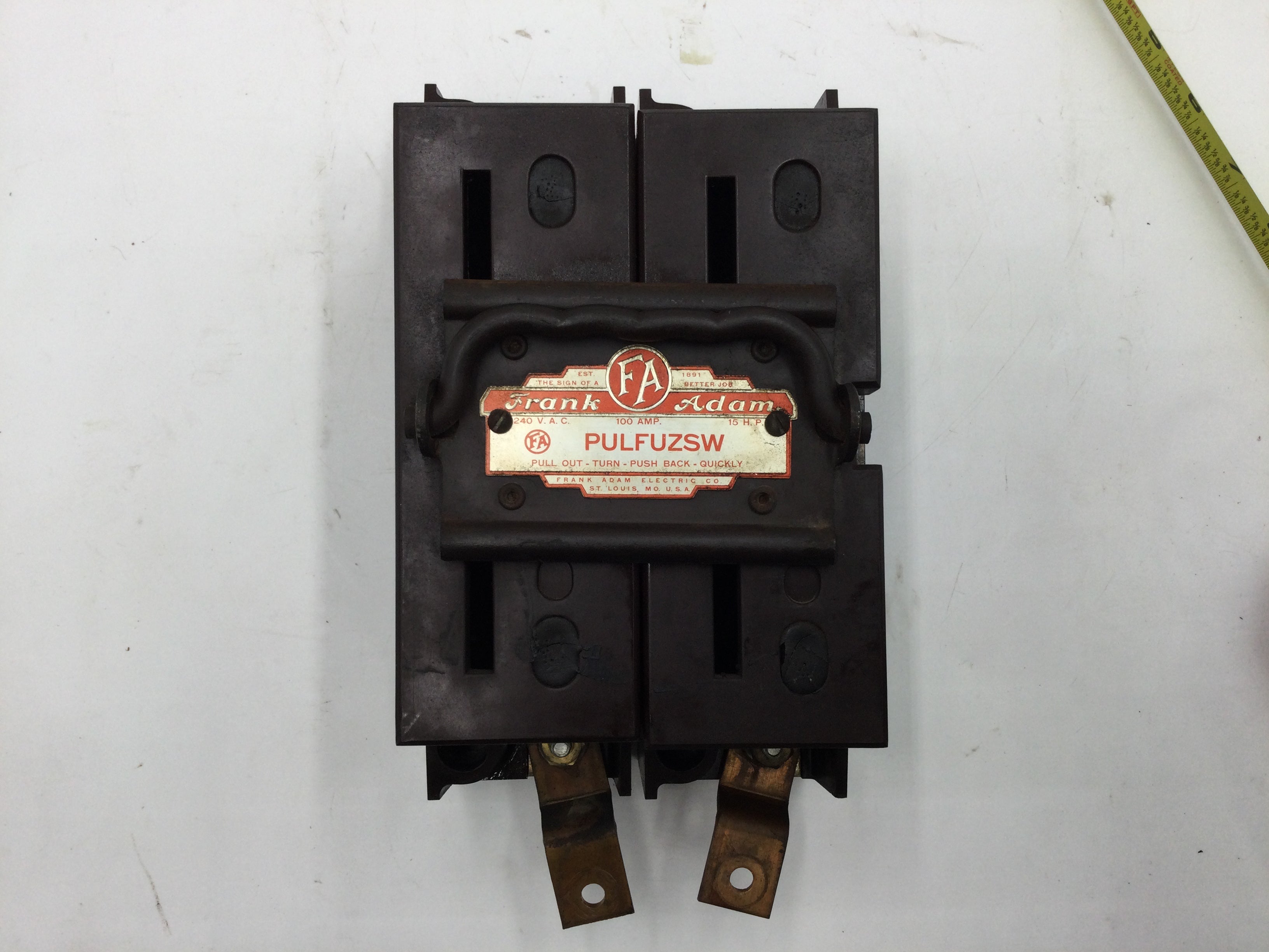 Frank Adam PULFUZSW 100 Amp 2 Pole 240V Fused Pullout Switch