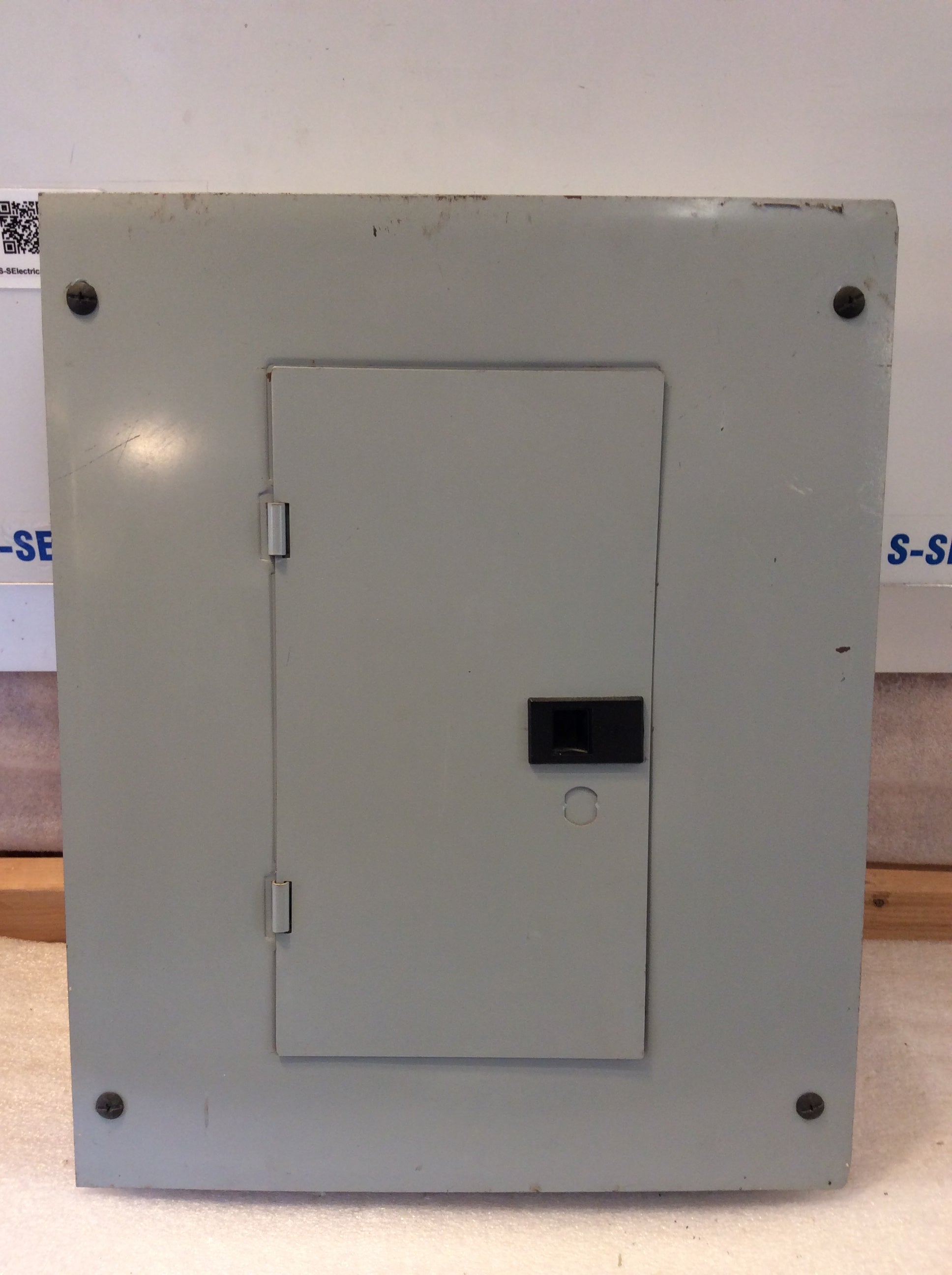 Siemens G1224ML1125 12 Space 24 Circuit 125 Amp 120/240v Type 1 Indoor