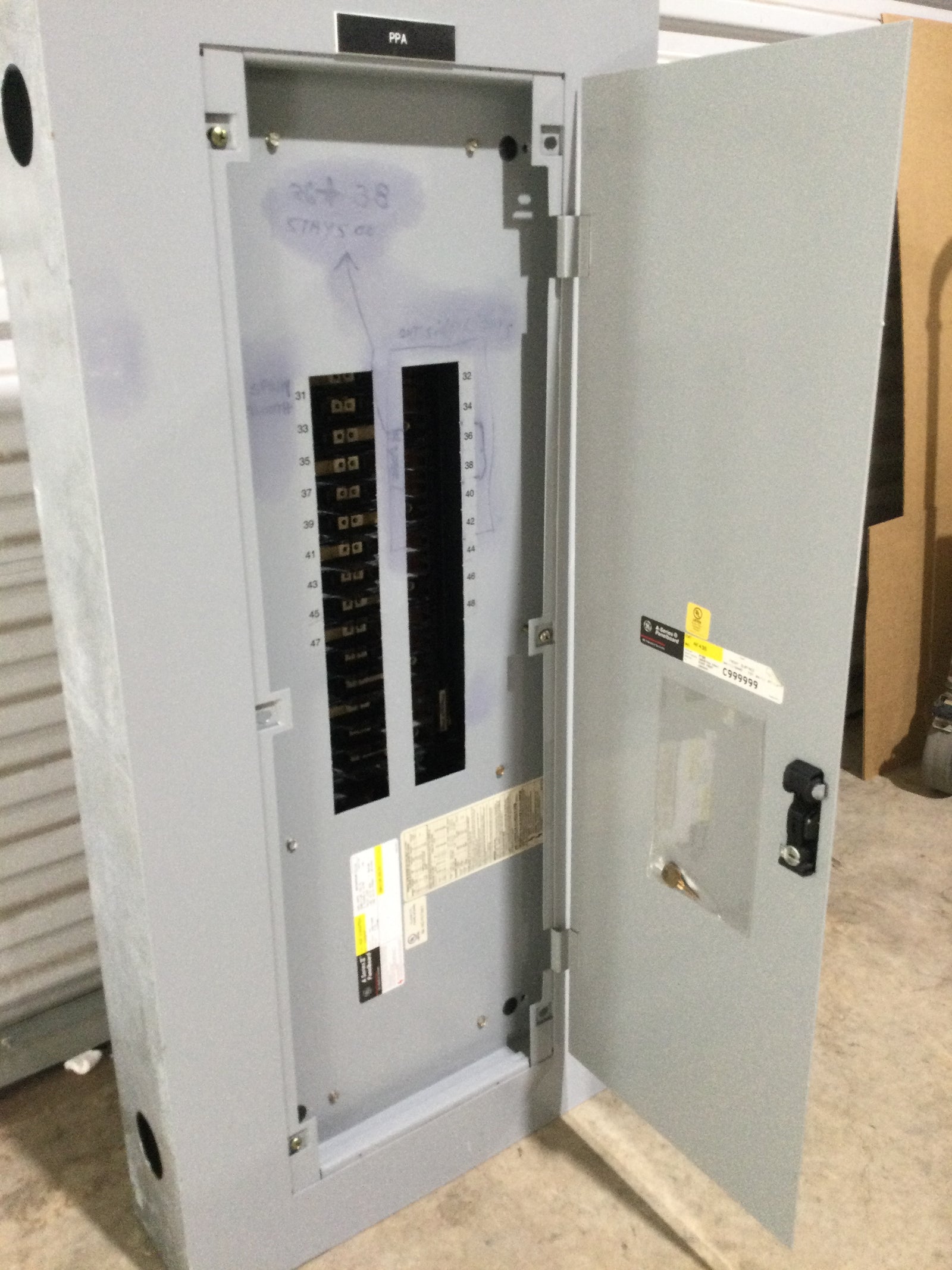 General Electric AQF3302MBX MLO 30 Circuit 225A 208Y/120V Distribution