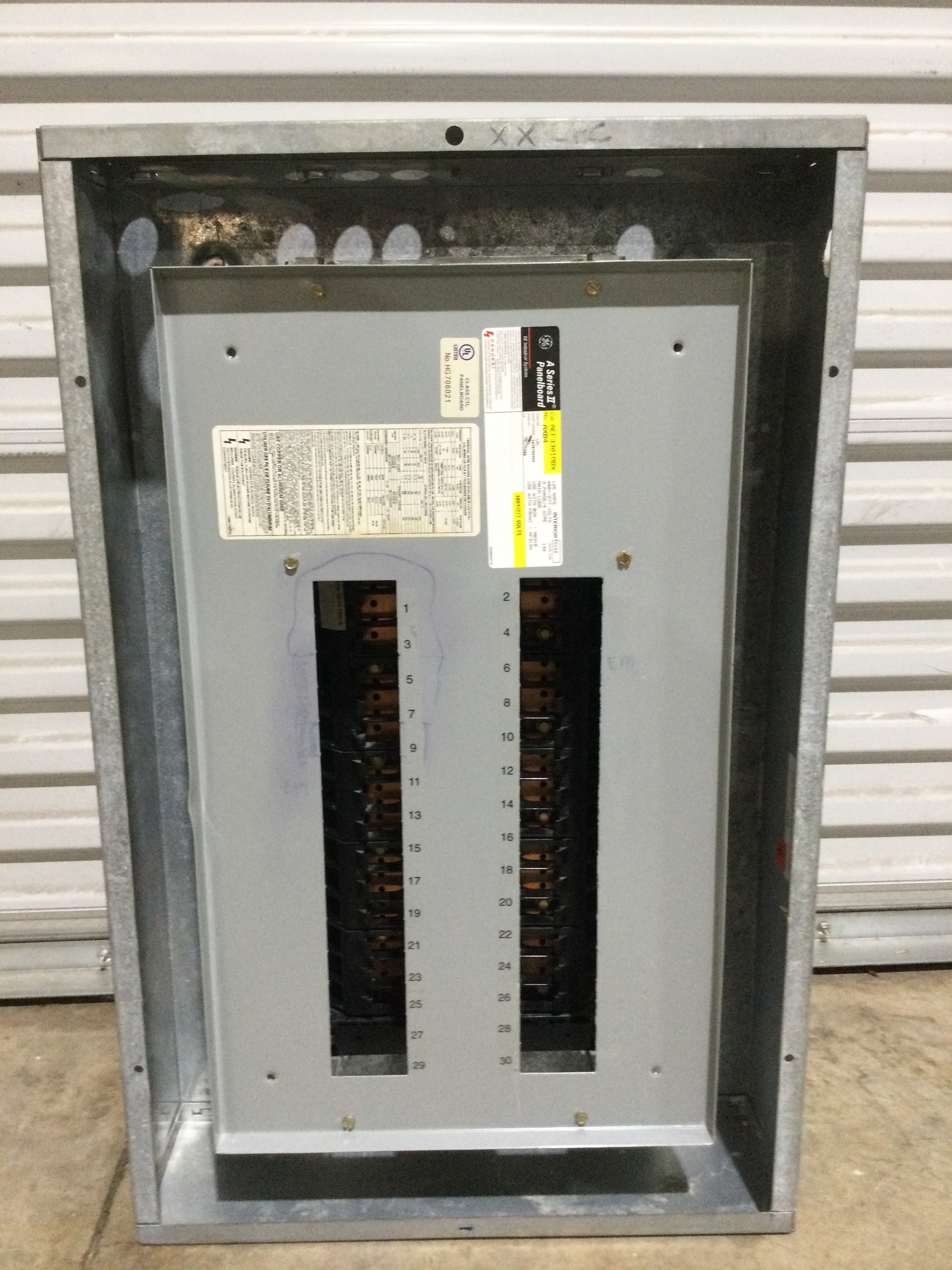 General Electric AEF3301MBX MLO 125A 208Y/120V Distribution Panel 30 C