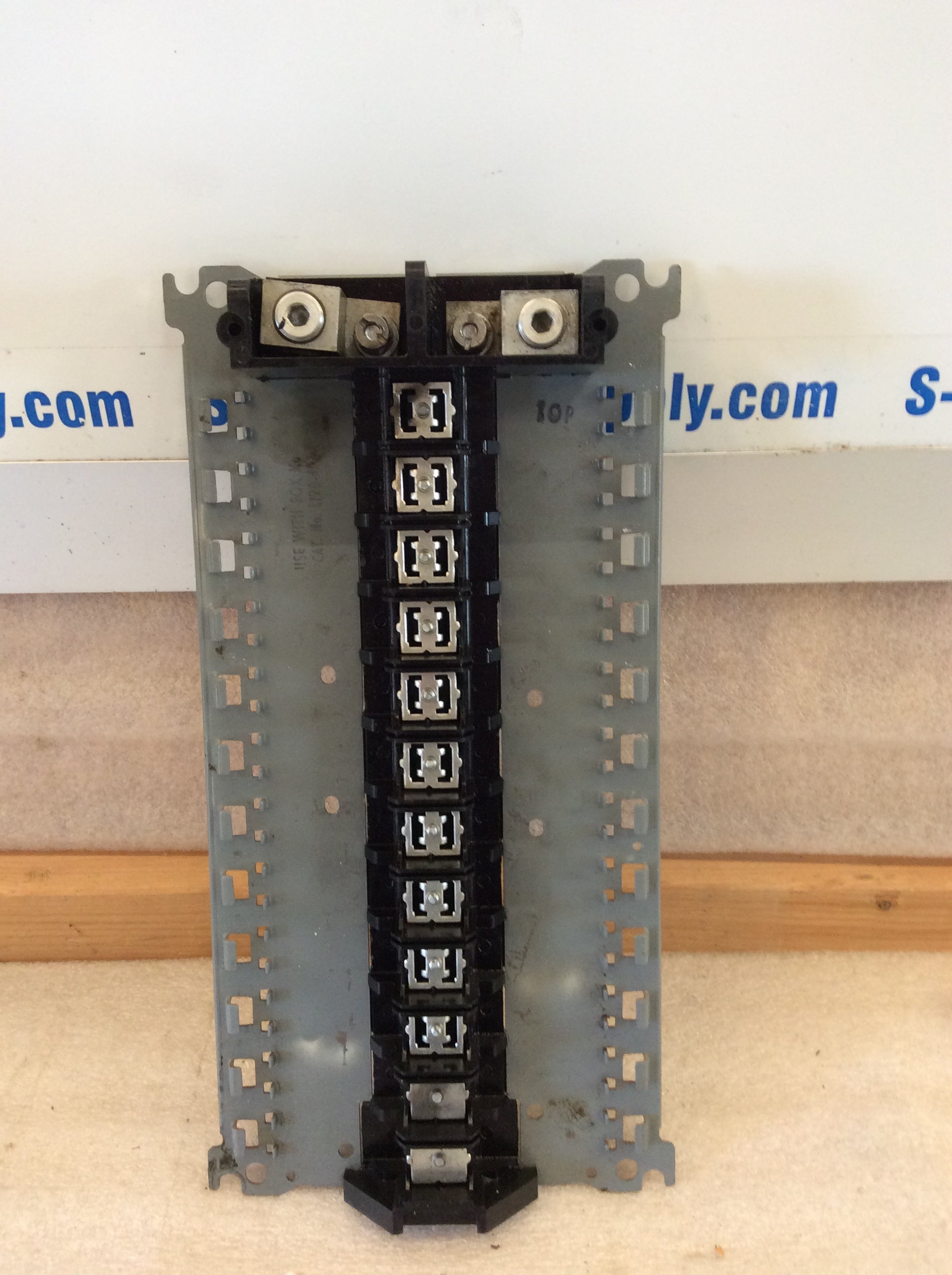 FPE 10 Space 20 Circuit 200A 120/240VAC MLO Type Stab-Lok Load Center