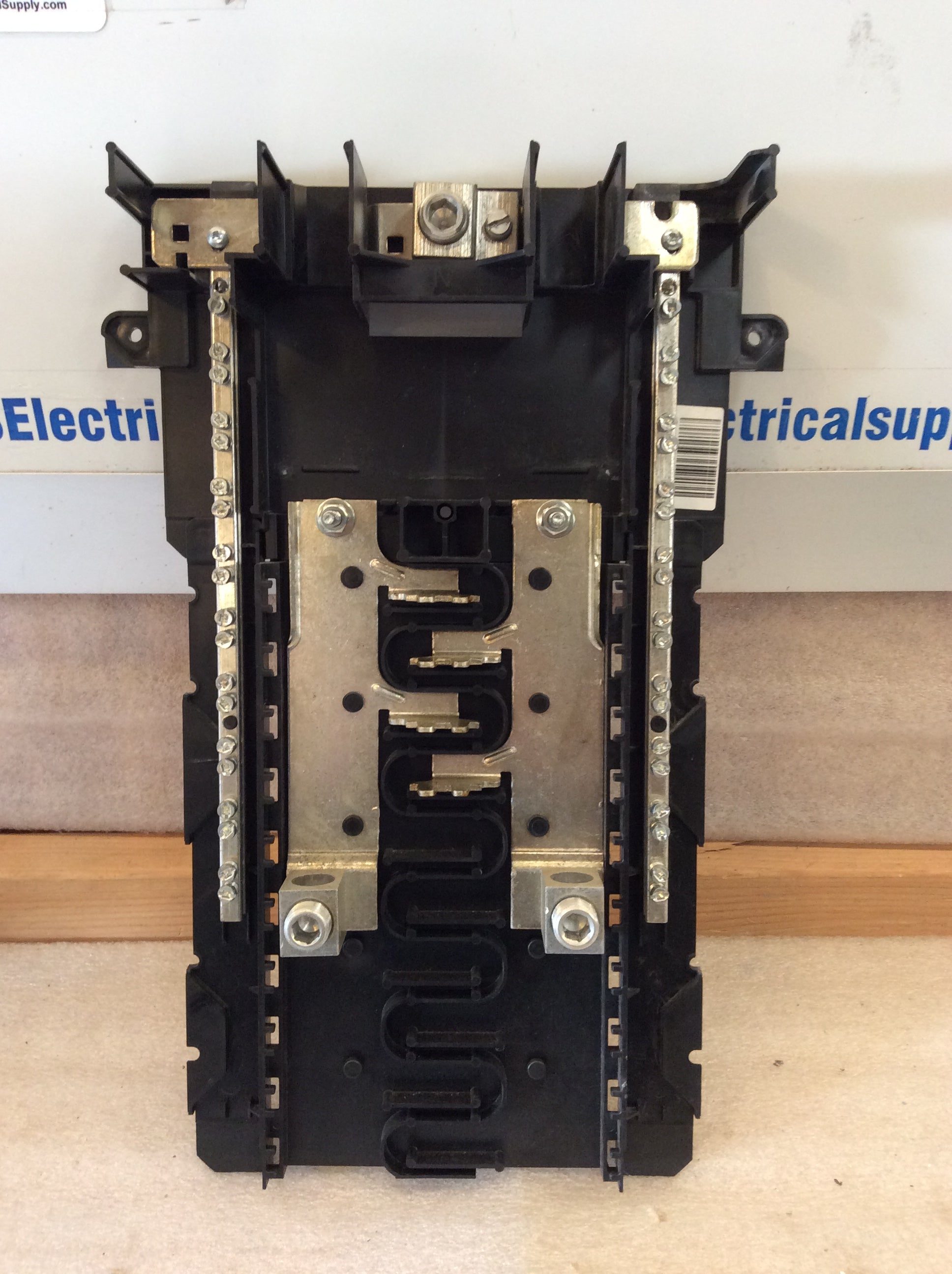 Square D/Homeline HOM816M200PFTRB 200A Main Breaker 8/16 Circuit 120/2