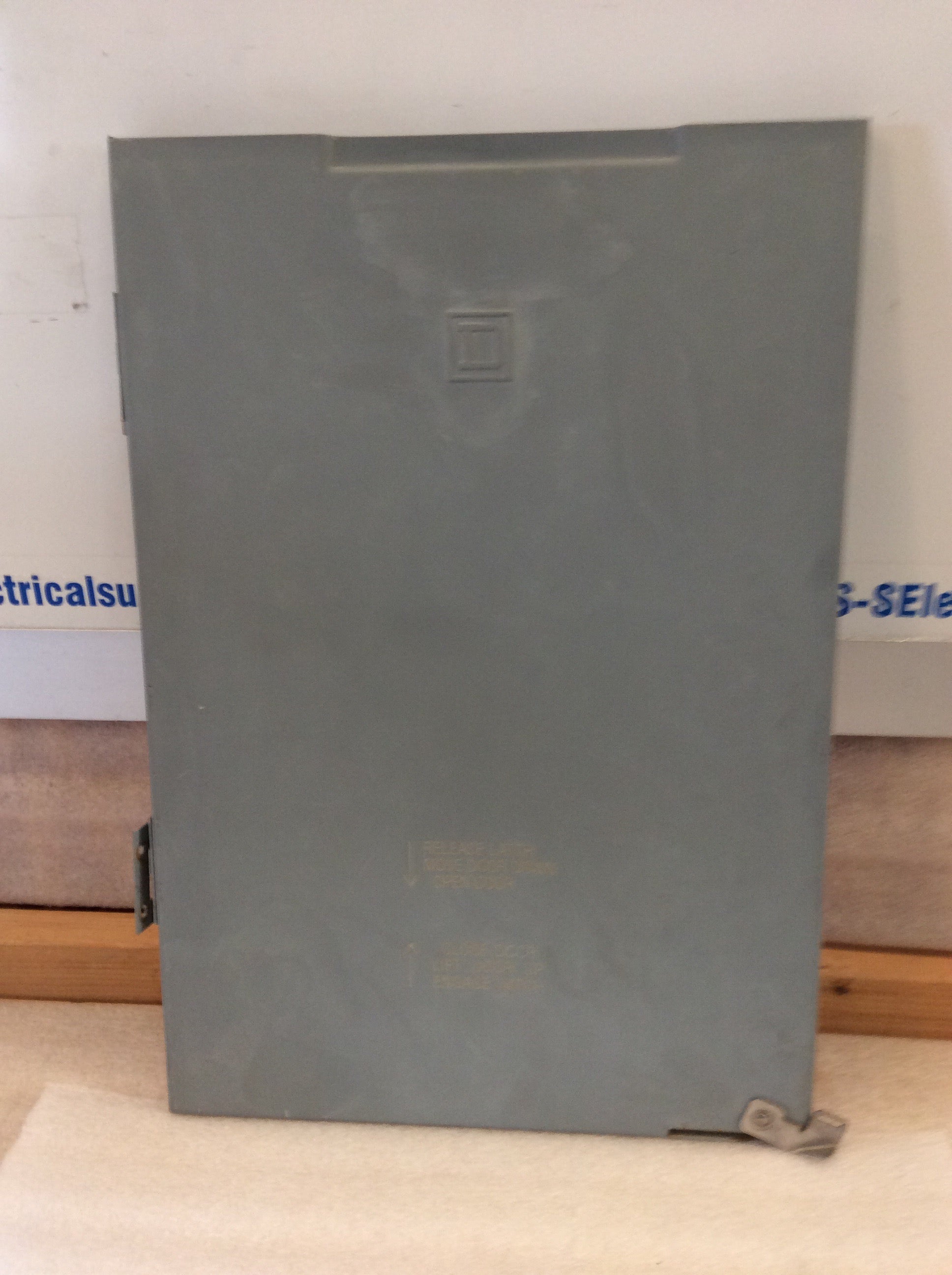 Square D RC816F200C 200 Amp 120/240V 1 Phase 3 Wire Type 3R HINGED DOO