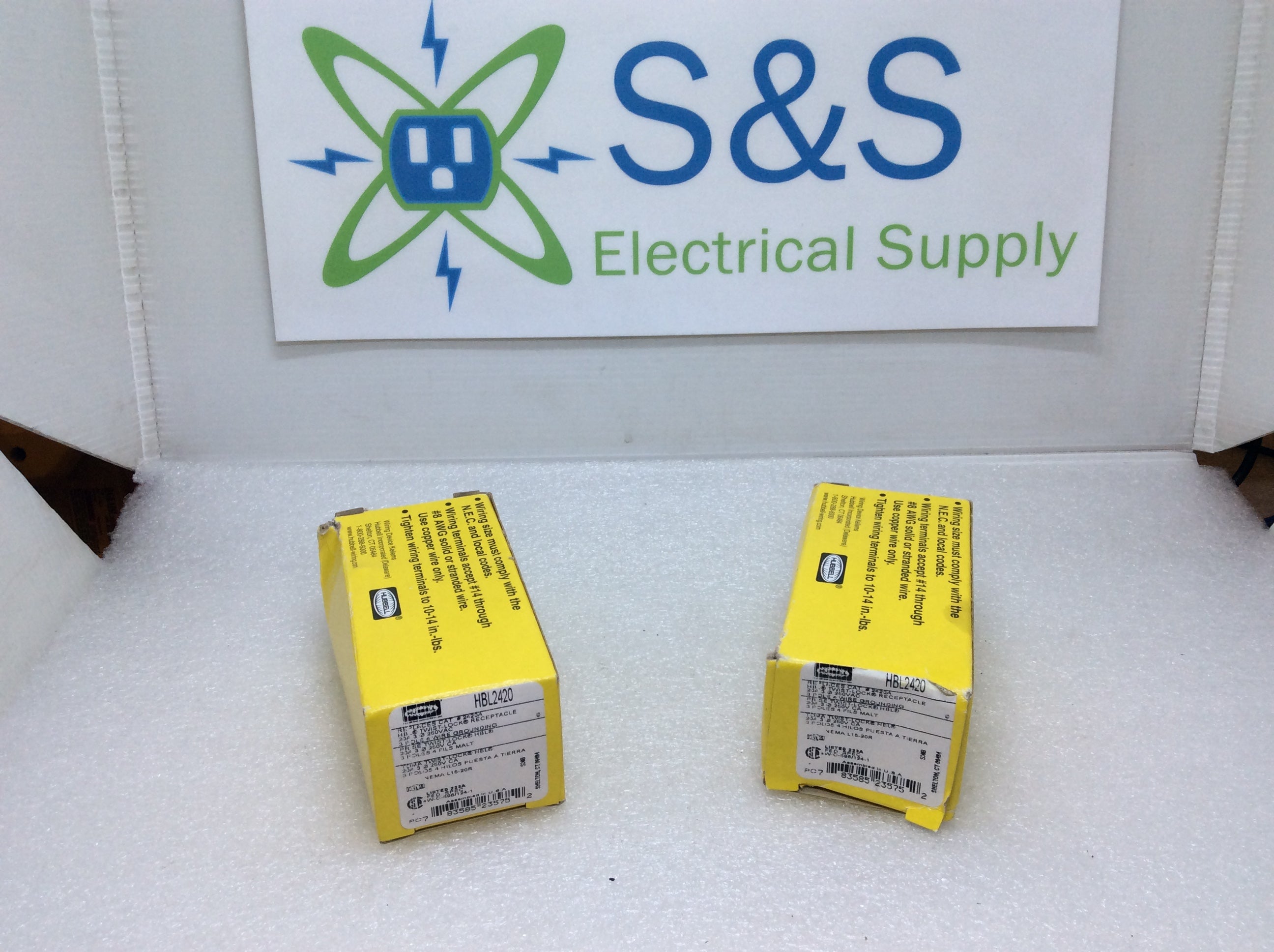 Hubbell HBL2420 Single 20A 250VAC 3 Pole 4 Wire Twist Lock Receptacle