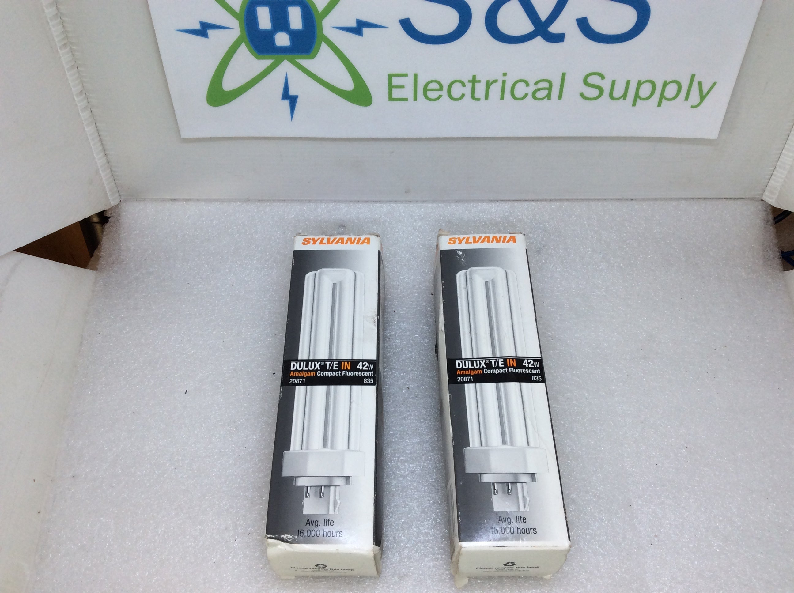 Sylvania 20871/20890 CF42DT/E/IN/835/ECO 42W 4 Pin CFL Compact Fluores