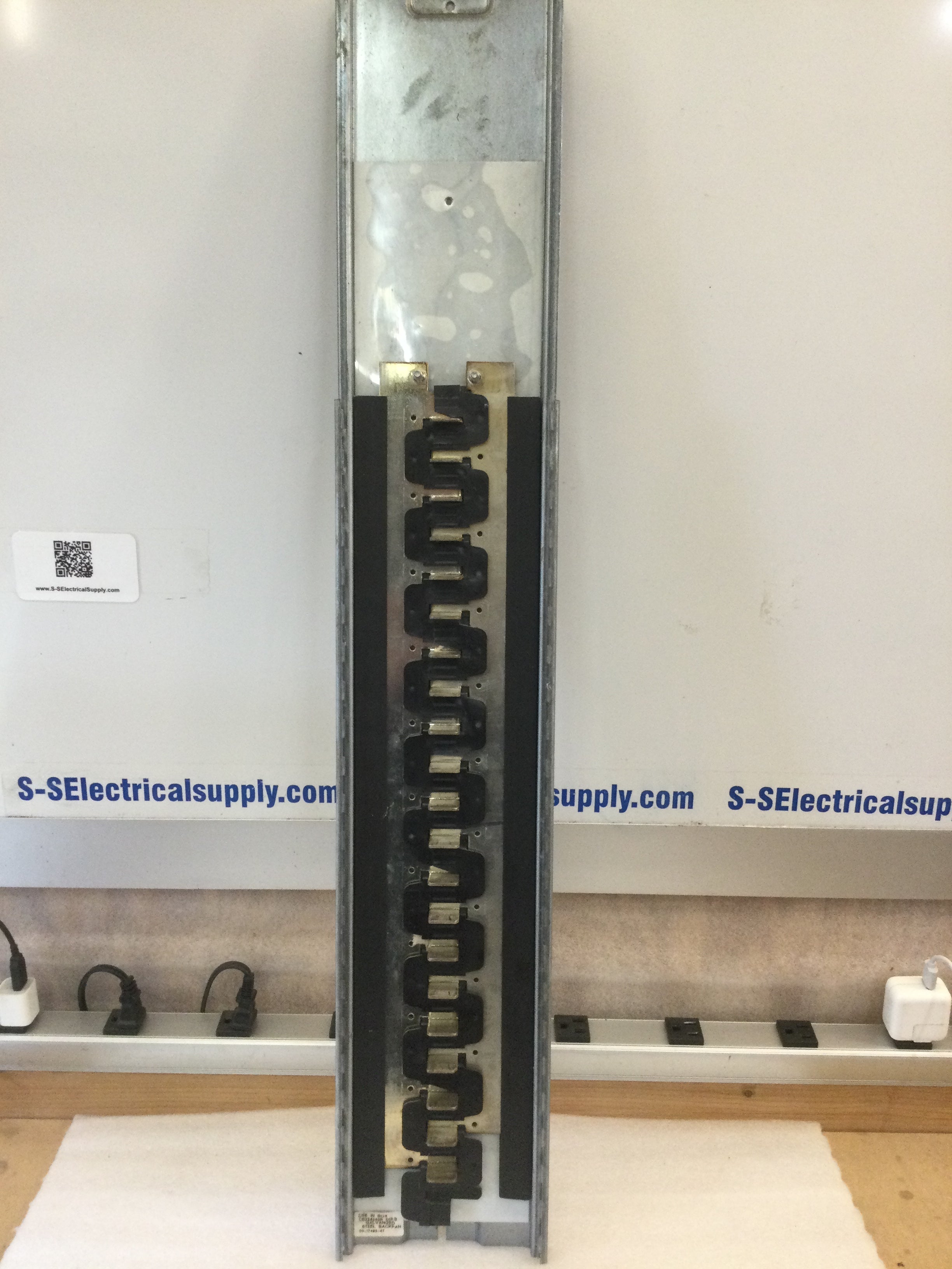 Challenger 200 Amp MLO/Main Breaker Convertible Interior 42 Space 120/