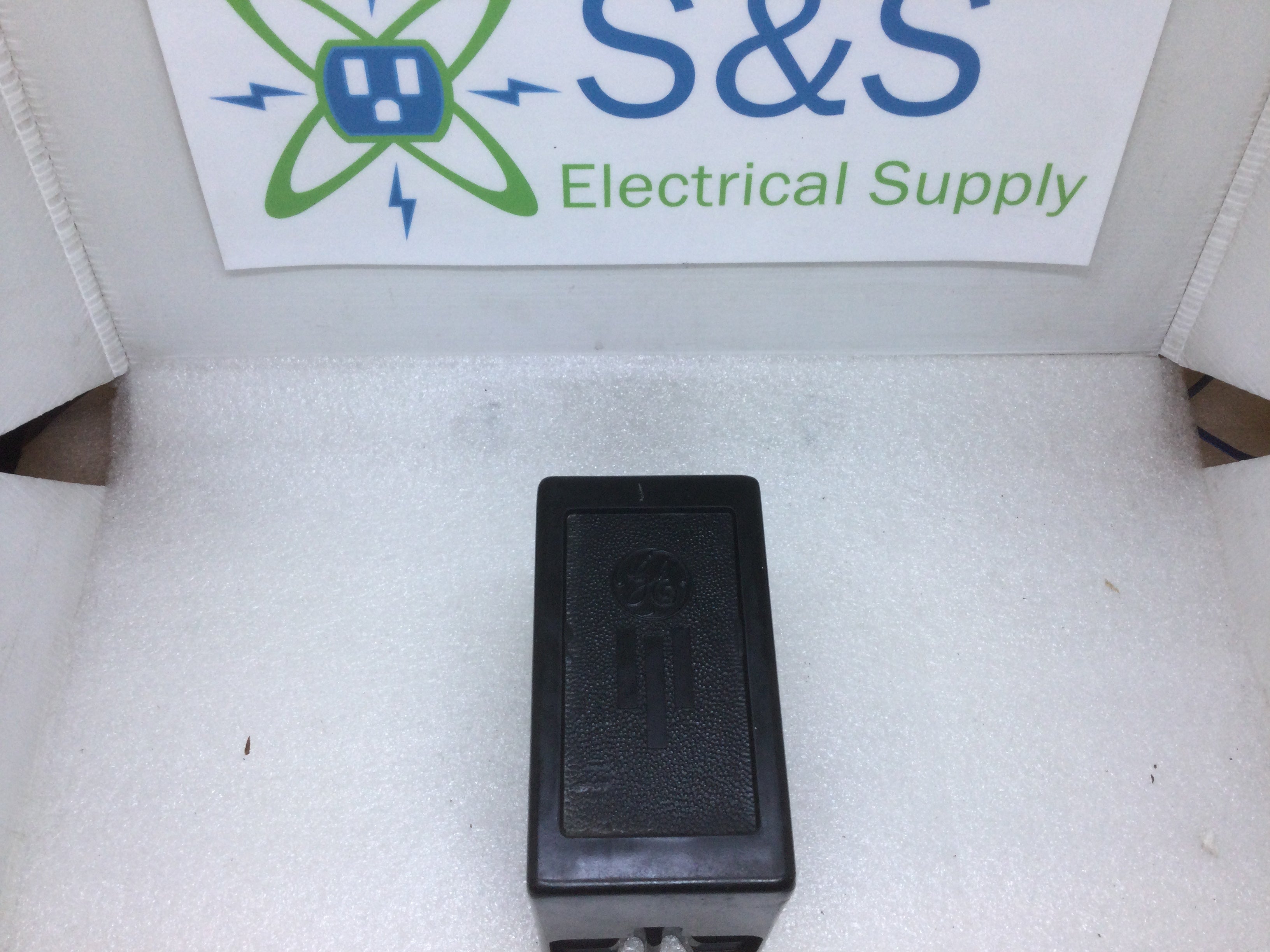 General Electric 12HGA35A3 48VDC Instantaneous Auxiliary Relay Type HG