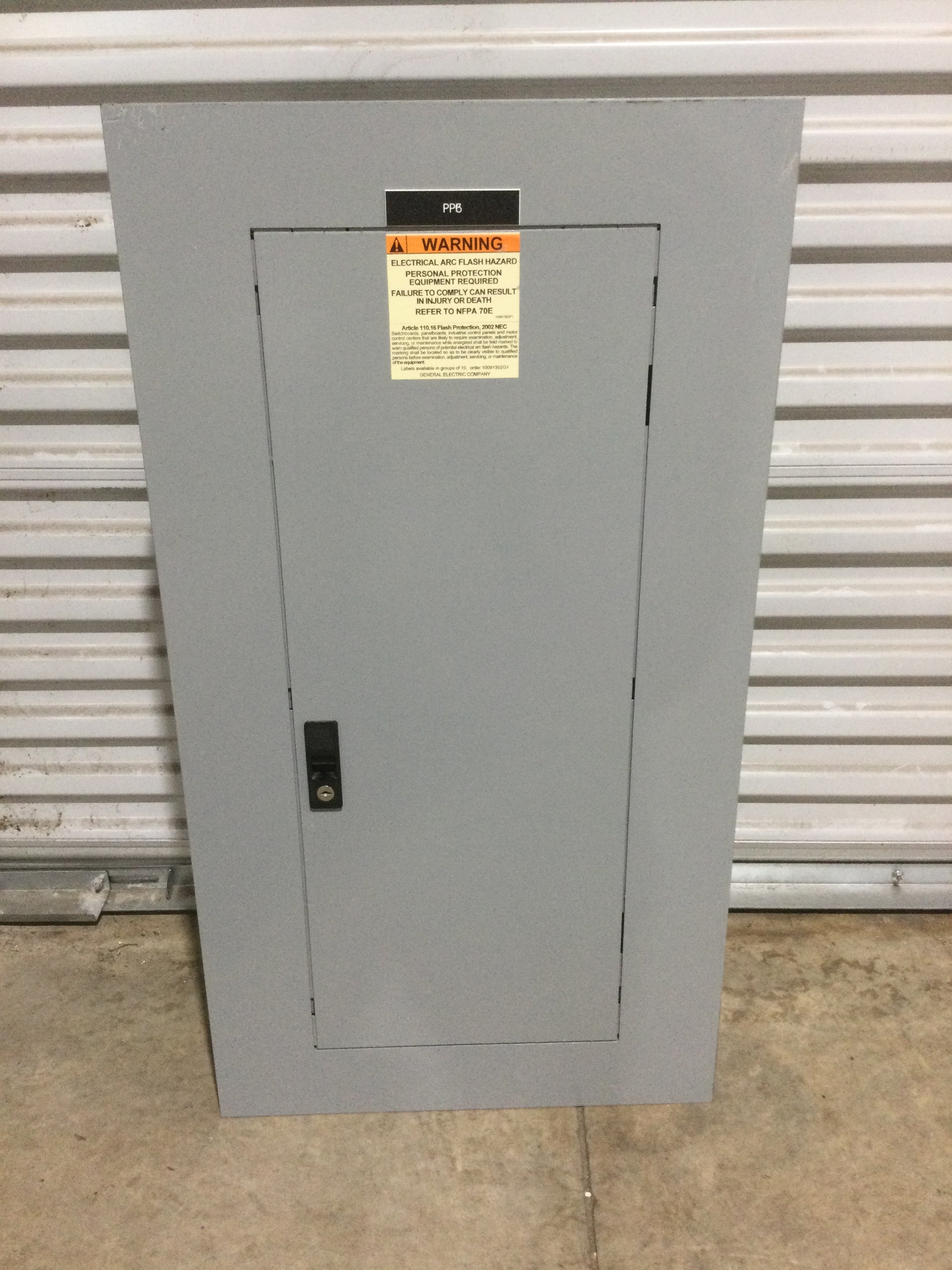 General Electric AQF3241MBX 3 Phase 208Y/120V 125A MLO Panel Board