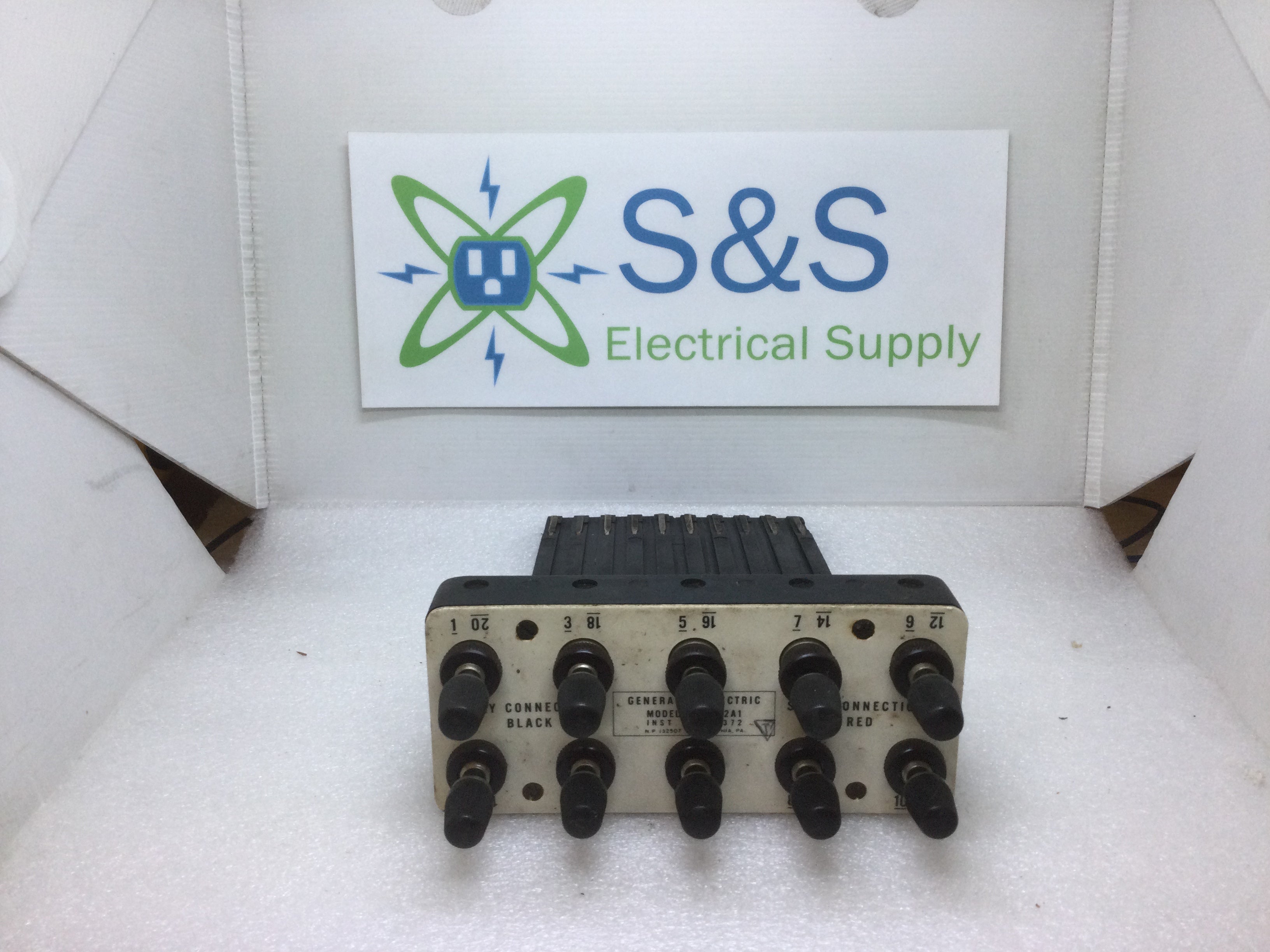 General Electric Model 12XLA12A1 INST GEI-25372 Relay Test Plug