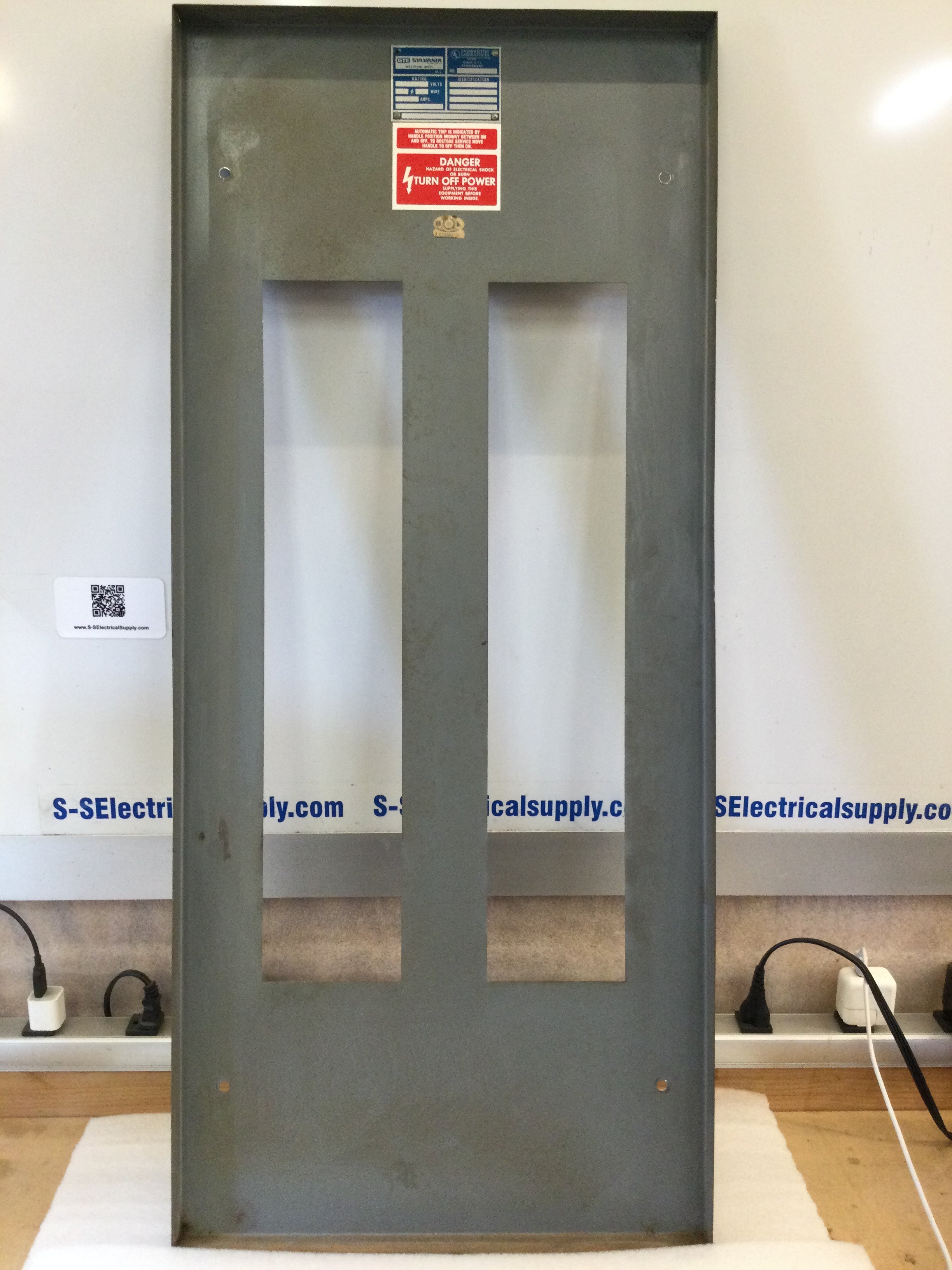 GTE/Sylvania Dead Front, 3 Phase, 225a, 480vac, P3n-1-02 Panel Board