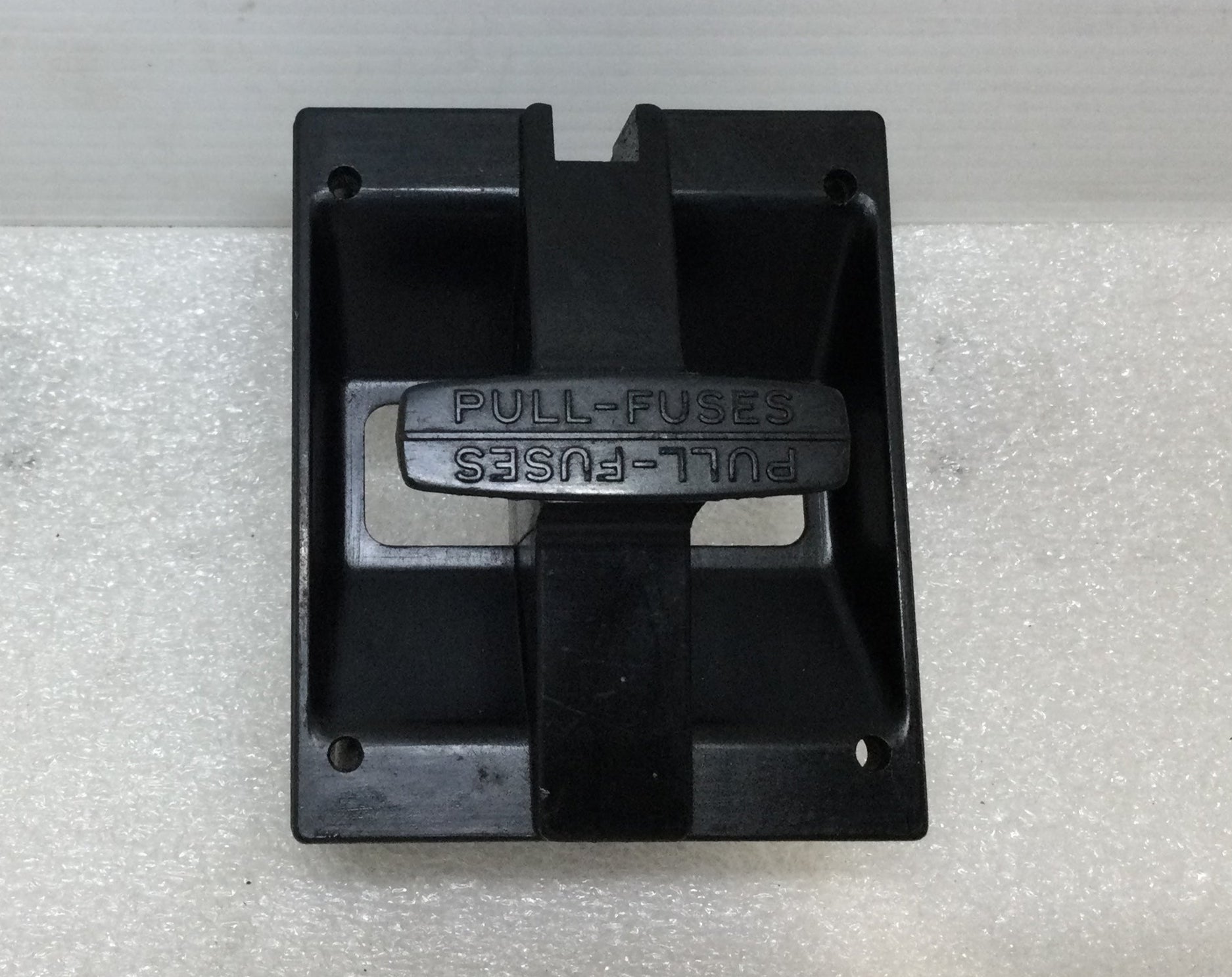 Square D M-224033 30 Amp 2 Pole 1PH 120/240V FSP Fuse Pull Out Only