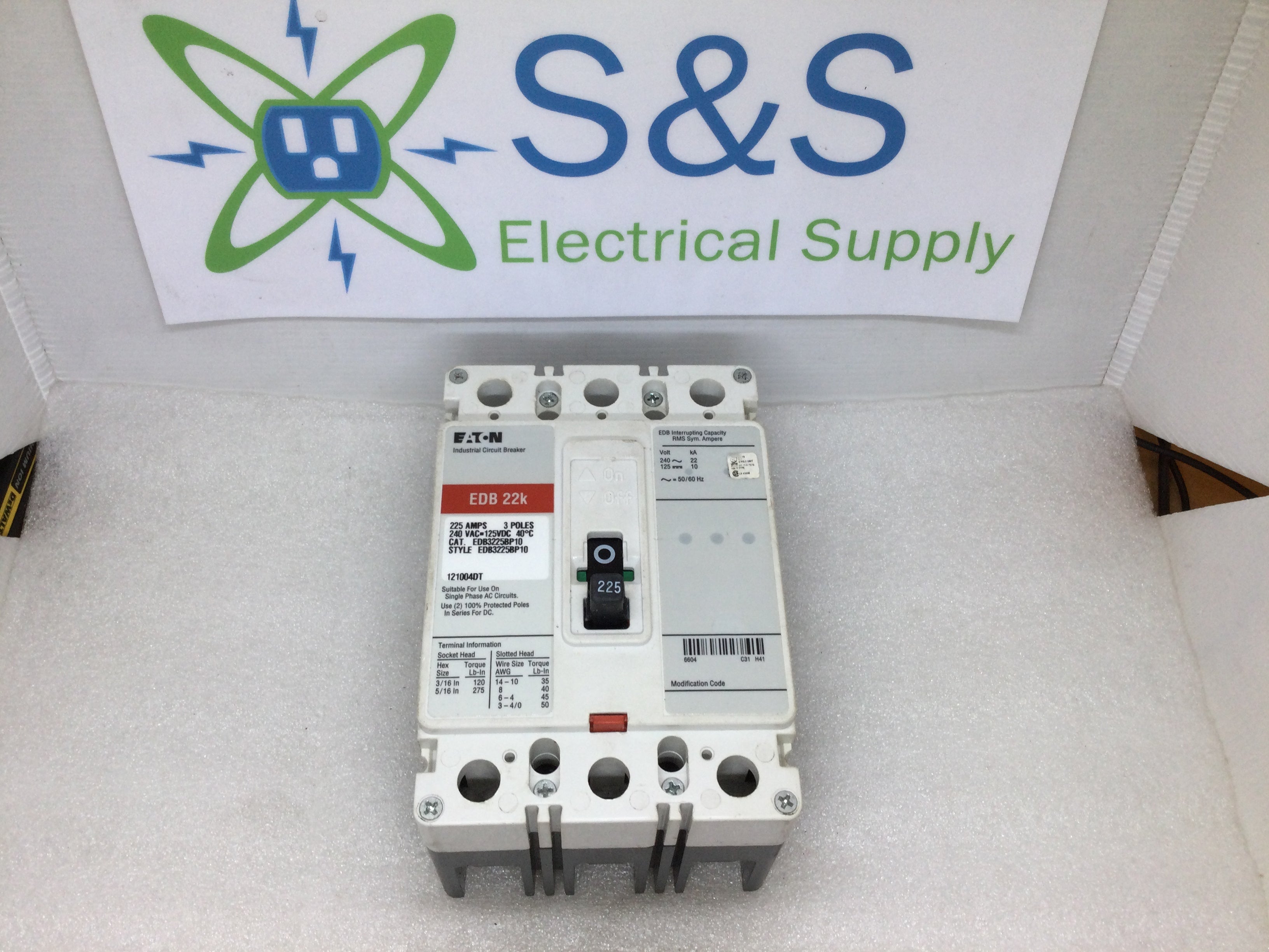 Eaton/Cutler-Hammer EDB3225BP10 3 Pole 225A 22kAIC Type EDB Bolt On Ci