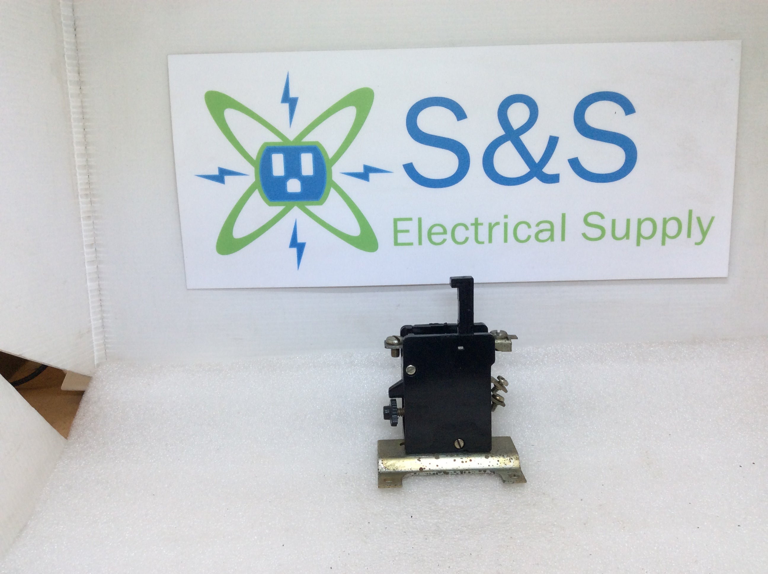 General Electric Overload Relay CR124 Series-A LM Solid-State Overload