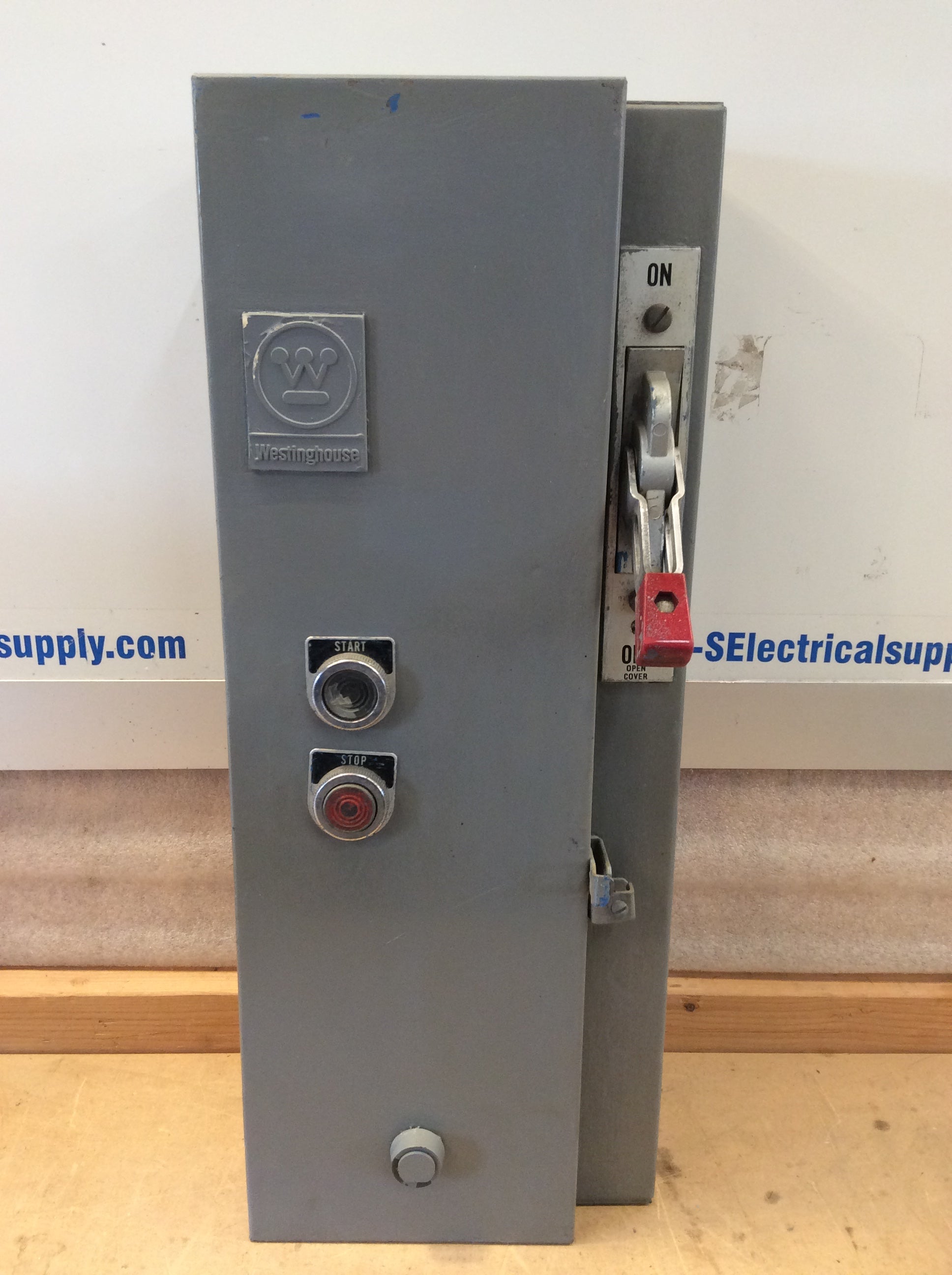 Westinghouse Enclosed A200M1CB Motor Starter Size 1 600VAC Max 3ph 27