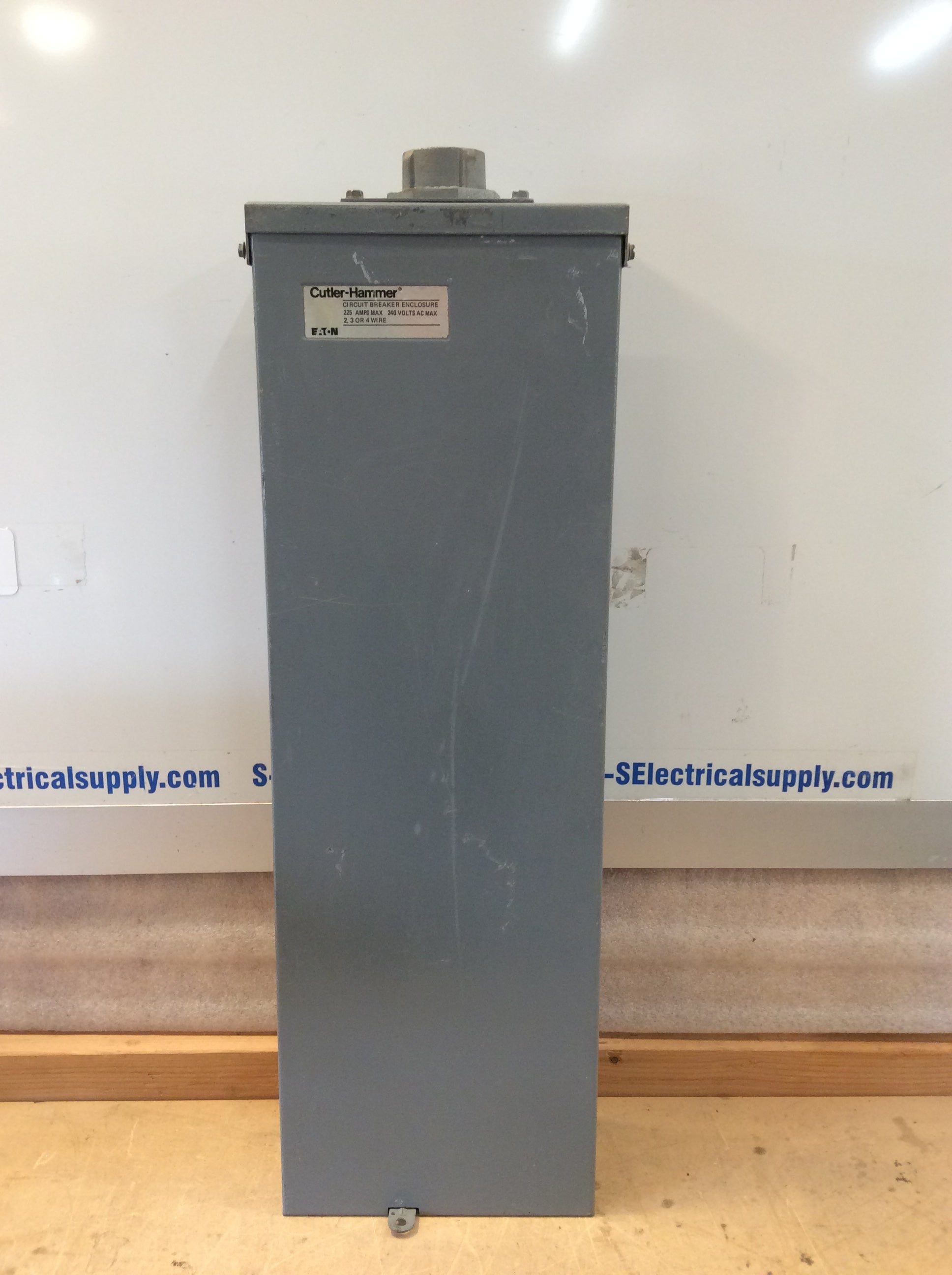 Eaton/Cutler-Hammer ECC225R 225 Amp 240V Enclosure 23 1/2" x 9"