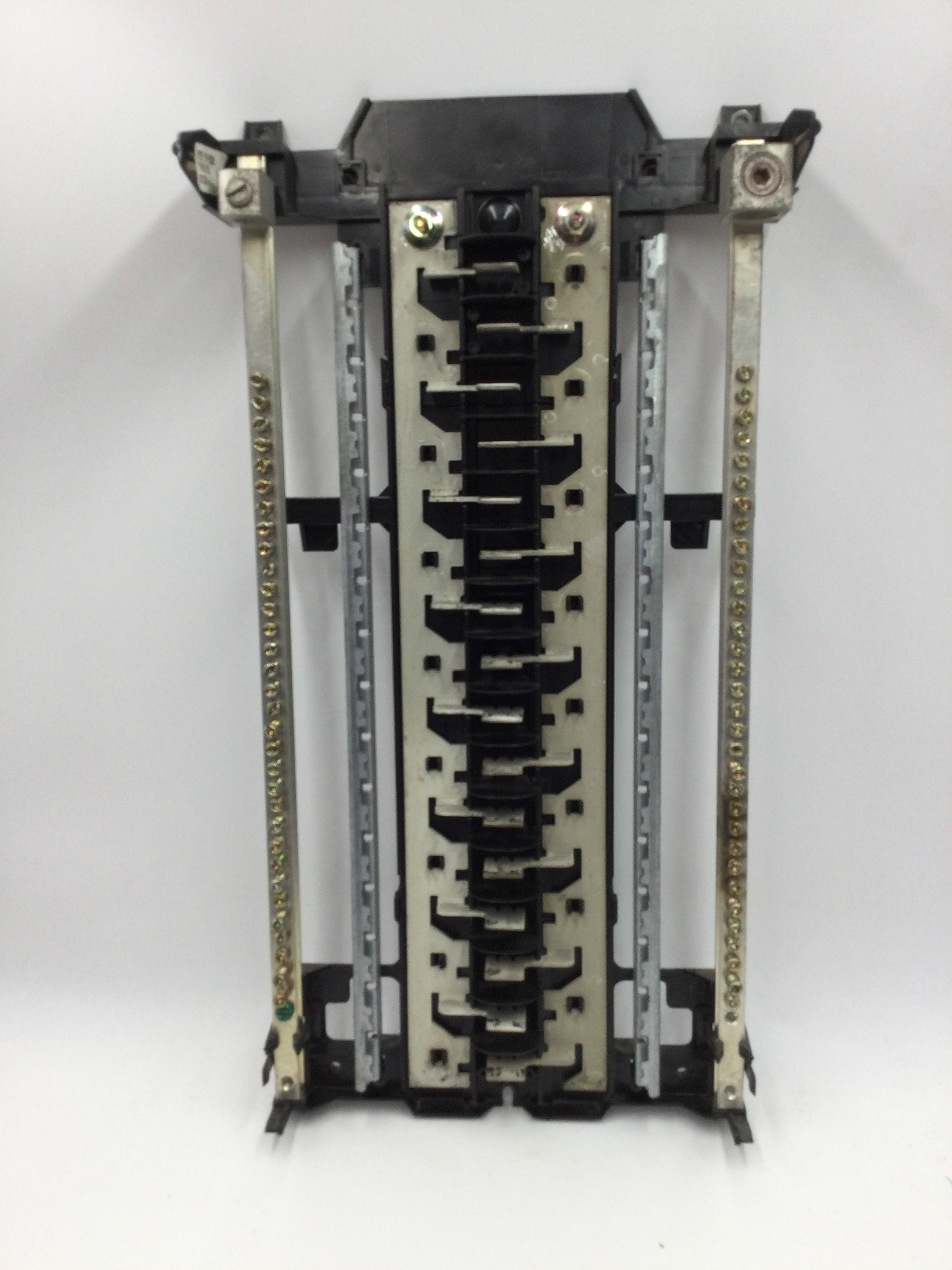 GE General Electric TM3215 150 Amp 16/32 Space 120/240V Panel Board Gu