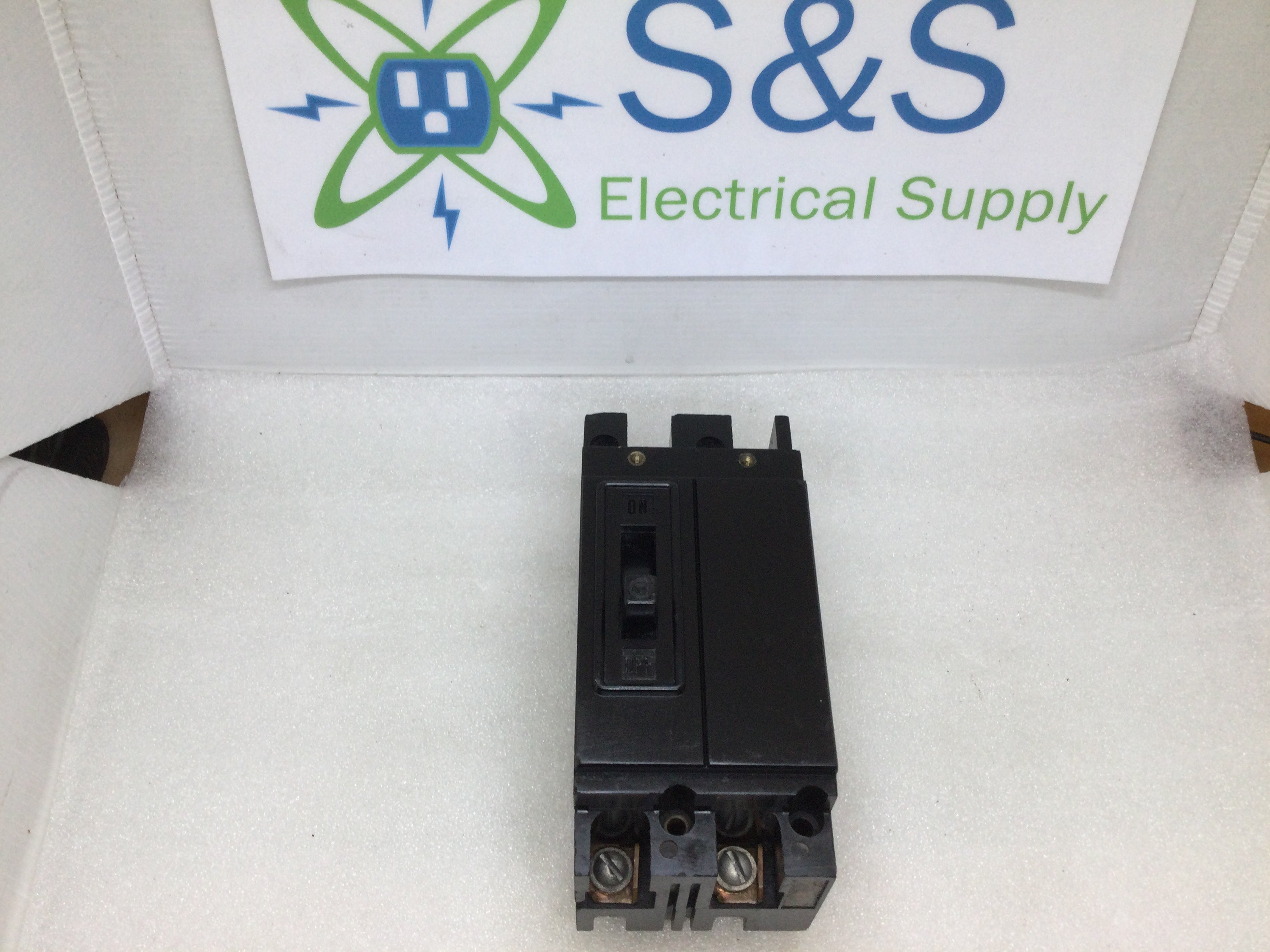 Trumbull Electric AT21020 20 Amp 2 Pole 250V Circuit Breaker - Cosmeti