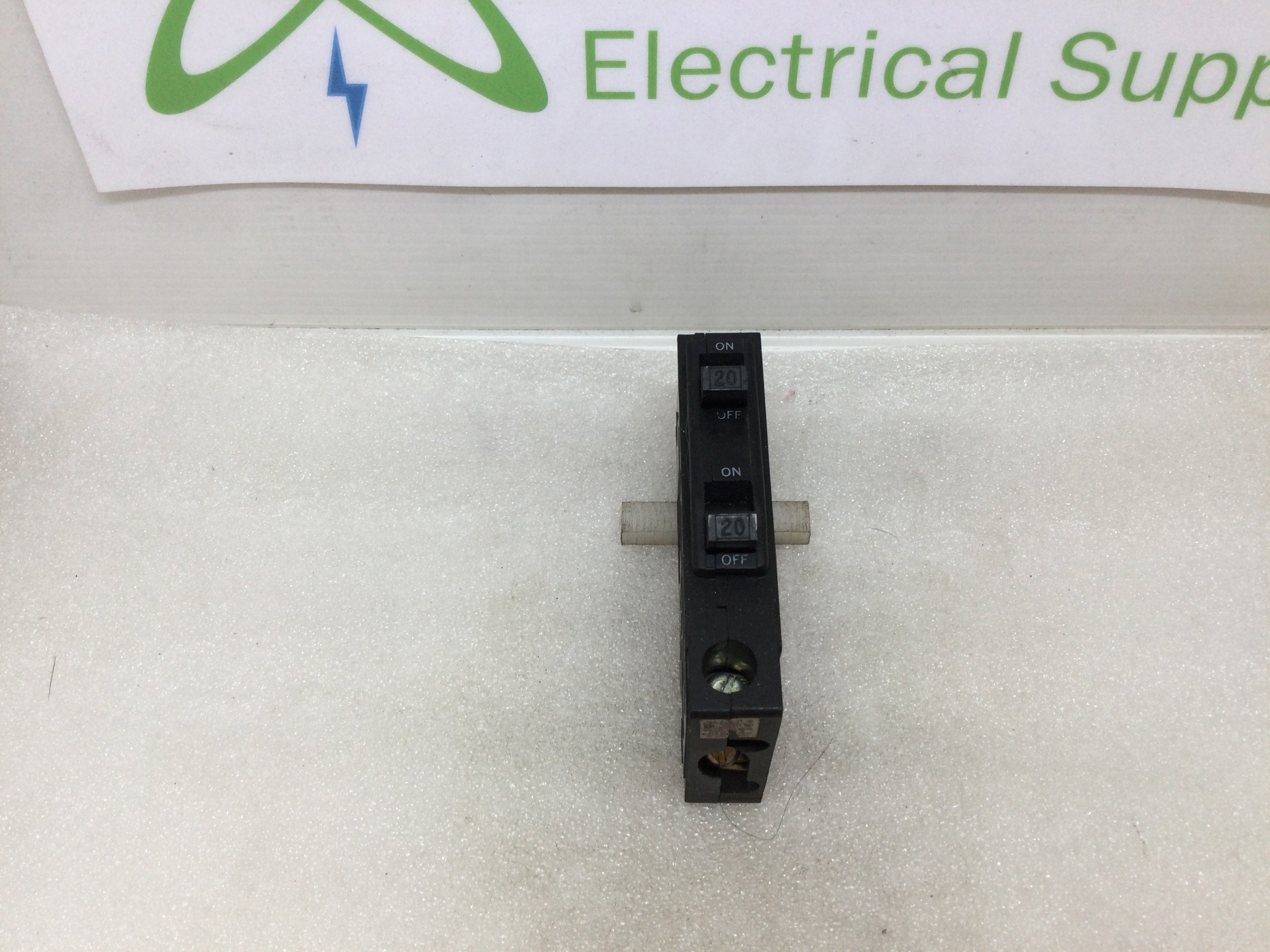 Square D QOT2020 Twin/Piggy-Back Circuit Breaker 2-20 Amp 1 Pole 120V