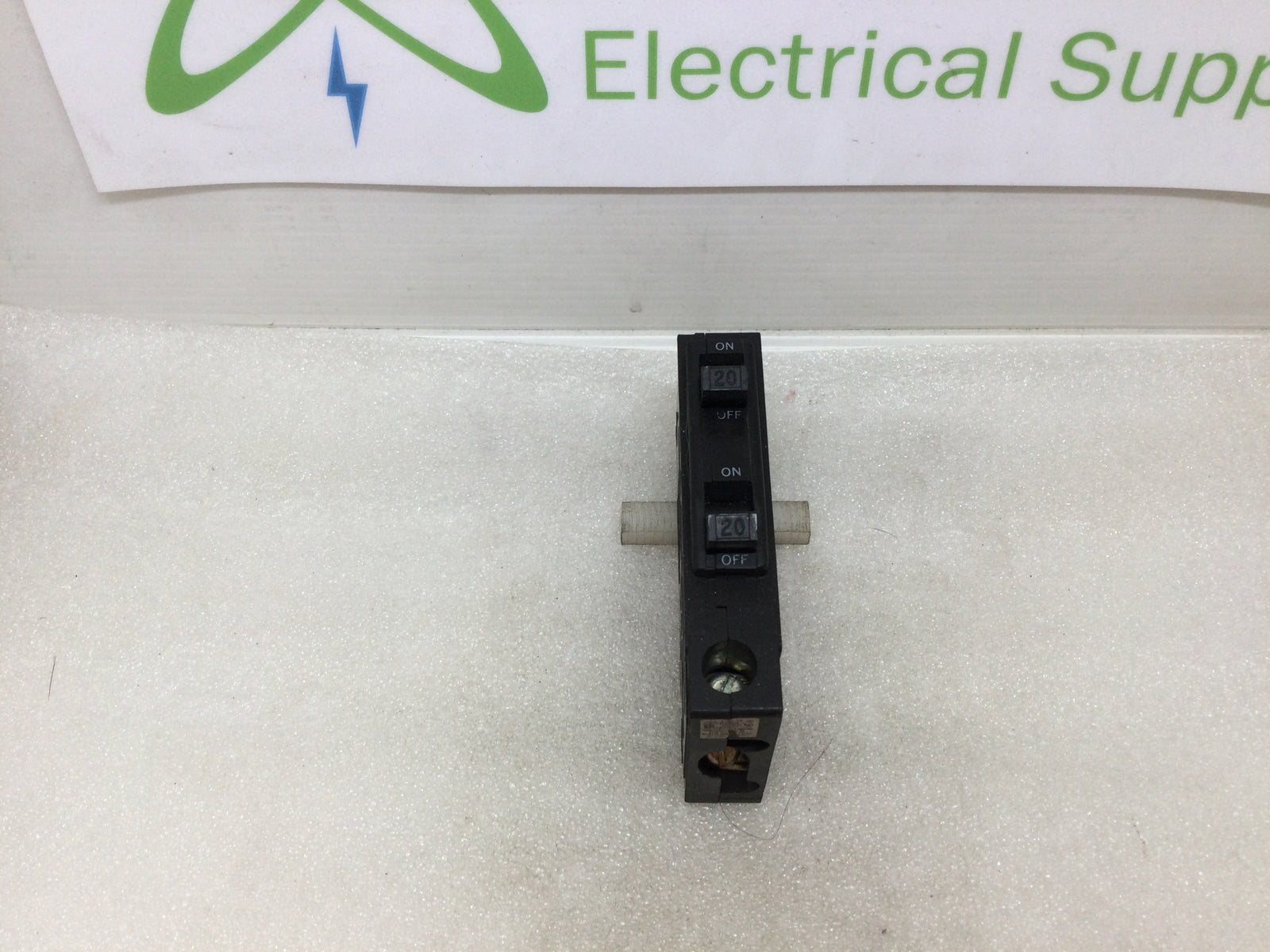 Square D QOT2020 Twin/Piggy-Back Circuit Breaker 2-20 Amp 1 Pole 120V