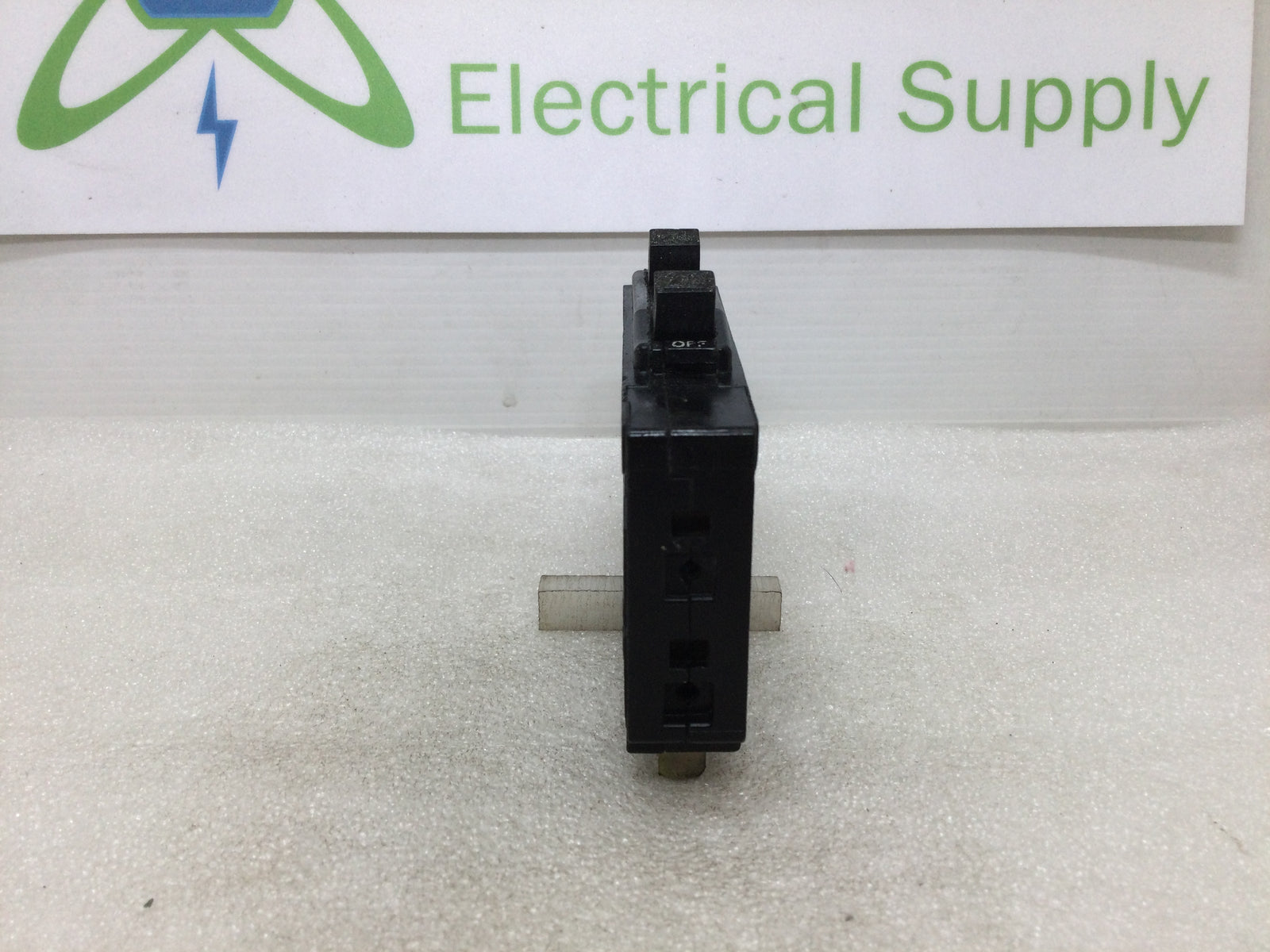 Square D QOT2020 Twin/Piggy-Back Circuit Breaker 2-20 Amp 1 Pole 120V